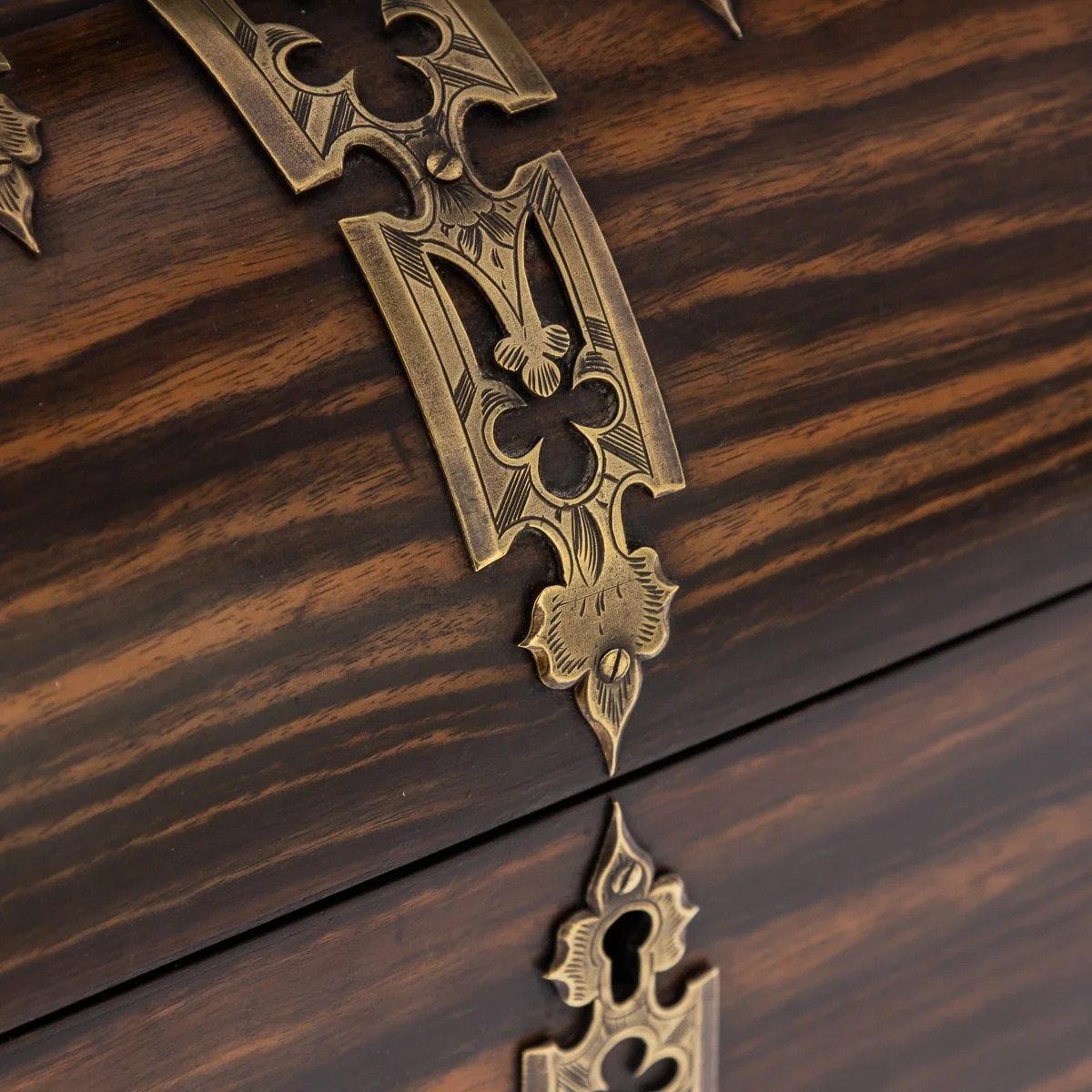 ANTIQUE 19thC VICTORIAN BRASS & WALNUT CASKET / CHEST c.1860 — Pushkin's