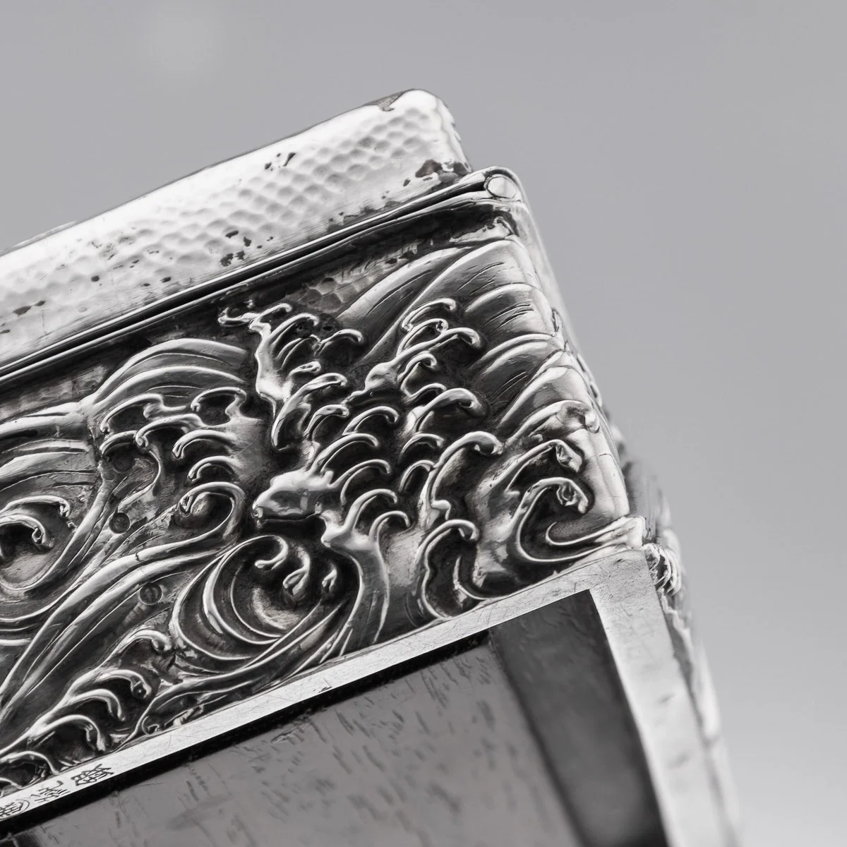 ANTIQUE 20thC JAPANESE MEIJI SOLID SILVER DRAGON CIGAR BOX c.1900 ...