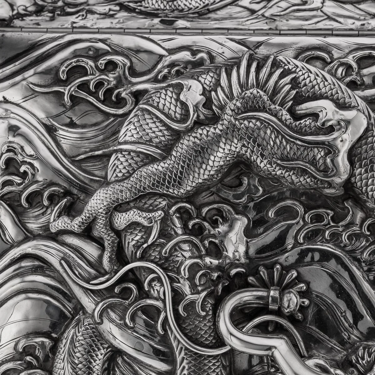 ANTIQUE 20thC JAPANESE MEIJI PERIOD SOLID SILVER DRAGON CIGAR HUMIDOR ...