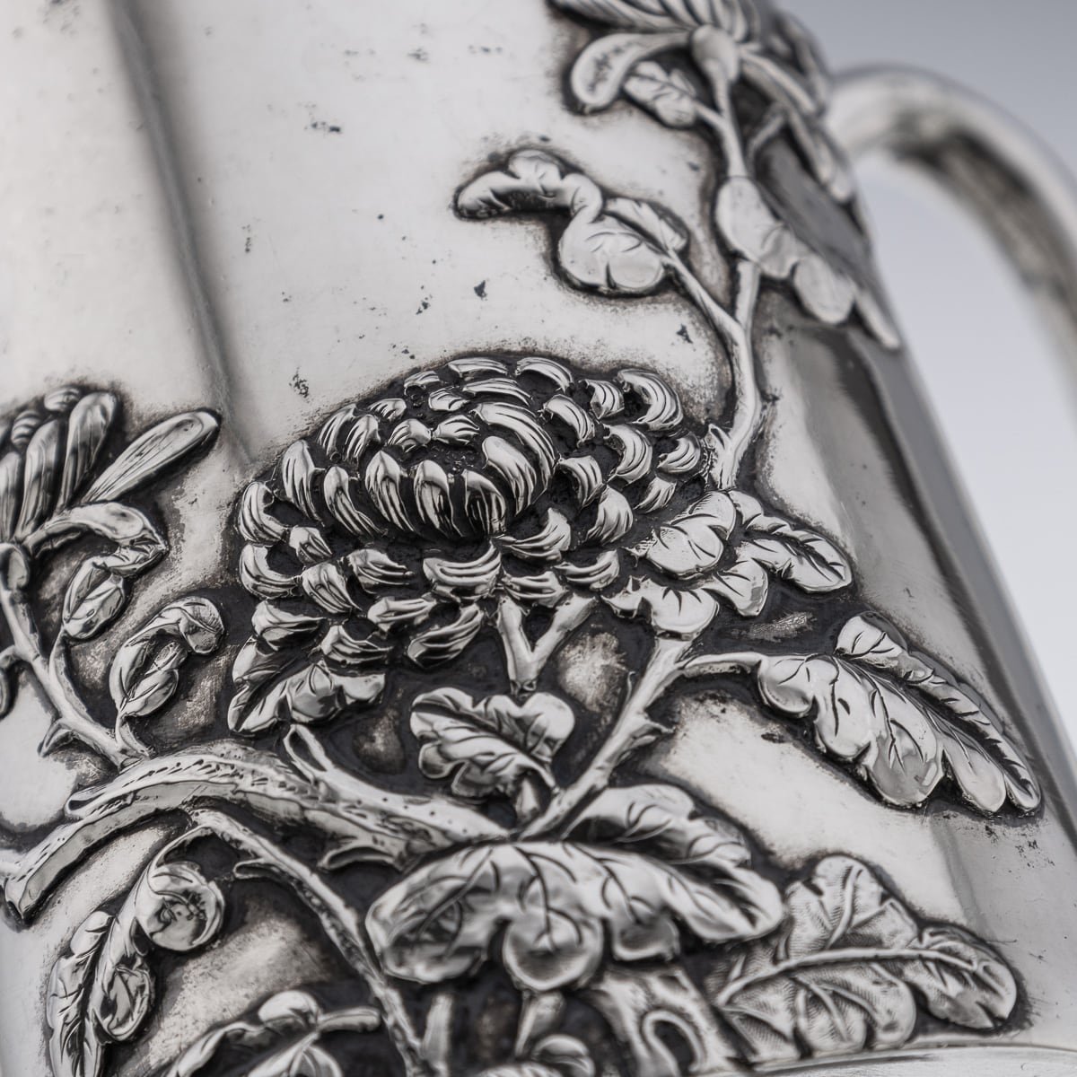 ANTIQUE 20thC CHINESE EXPORT SOLID SILVER MUG, LUEN HING c.1900 — Pushkin's