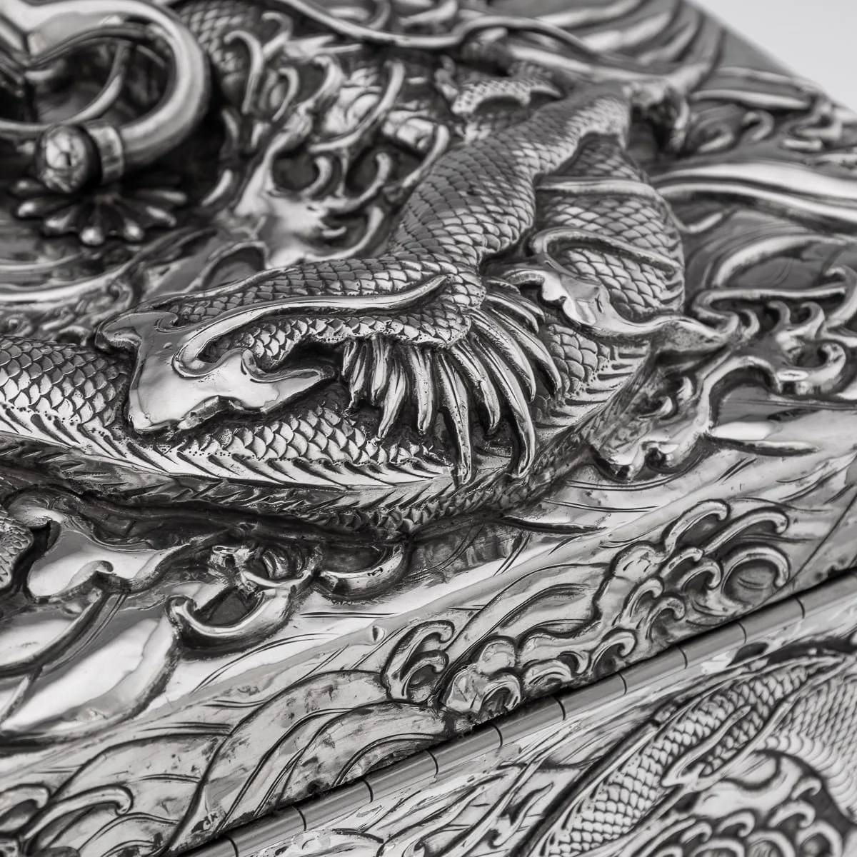 ANTIQUE 20thC JAPANESE MEIJI PERIOD SOLID SILVER DRAGON CIGAR HUMIDOR ...