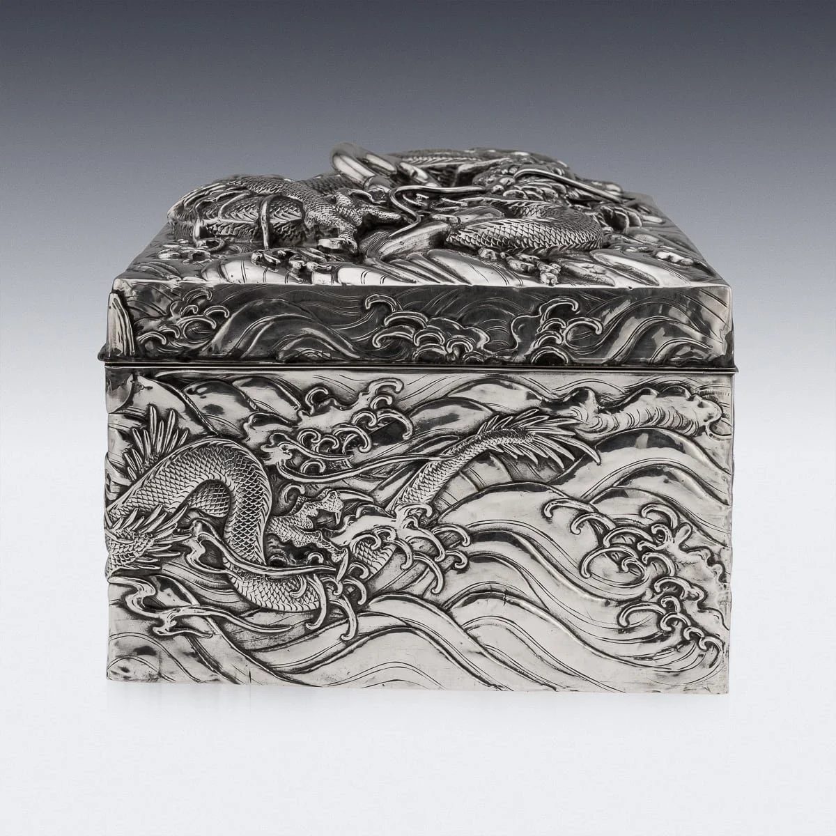 ANTIQUE 20thC JAPANESE MEIJI PERIOD SOLID SILVER DRAGON CIGAR HUMIDOR ...