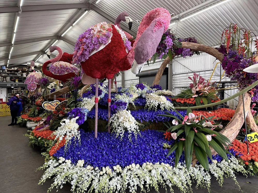 Downey float wins Wrigley Legacy Award for best floral presentation ...