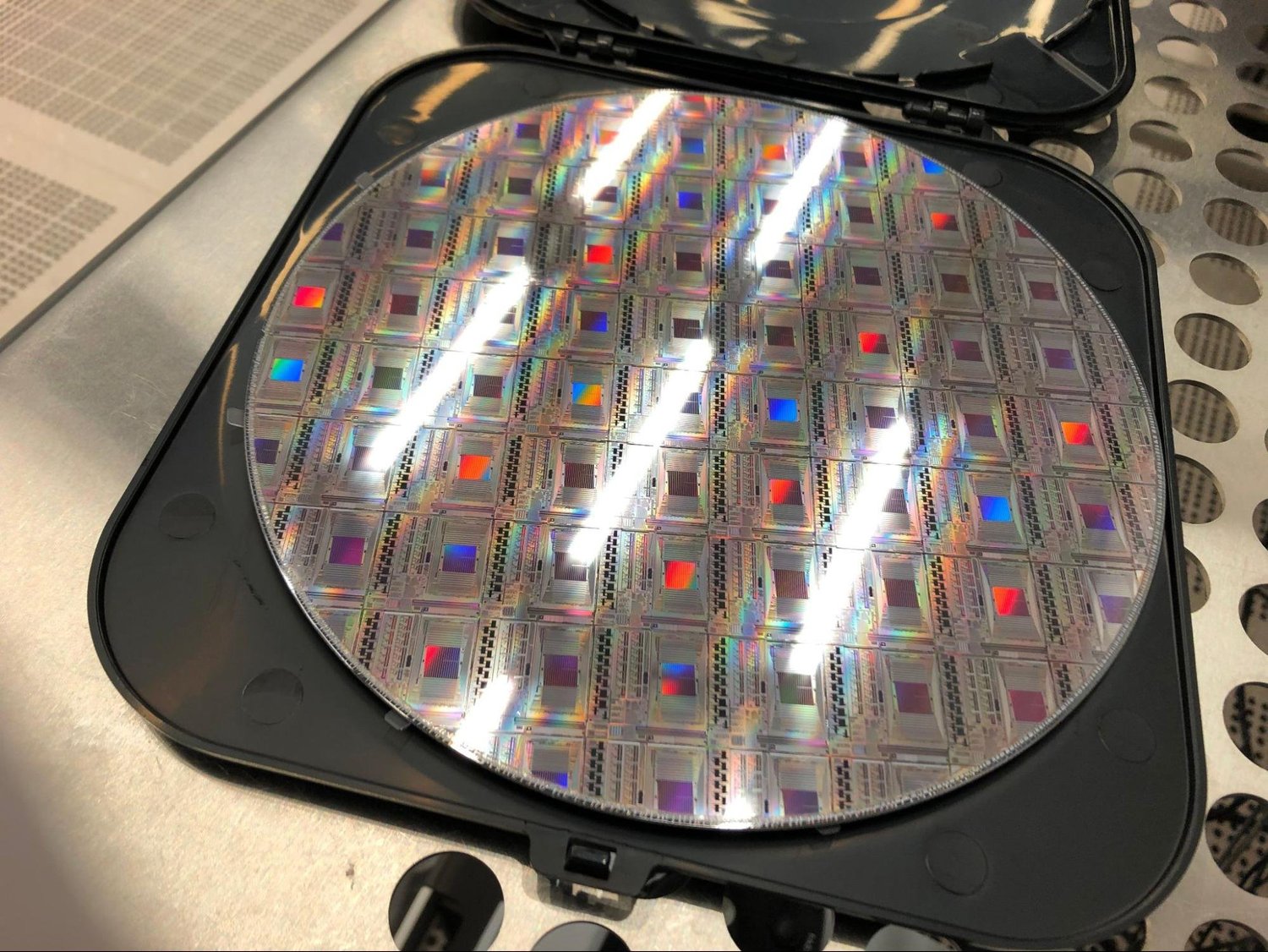 Voyant Photonics Raises $15.4M and Delivers Its Silicon-Photonics Chip ...