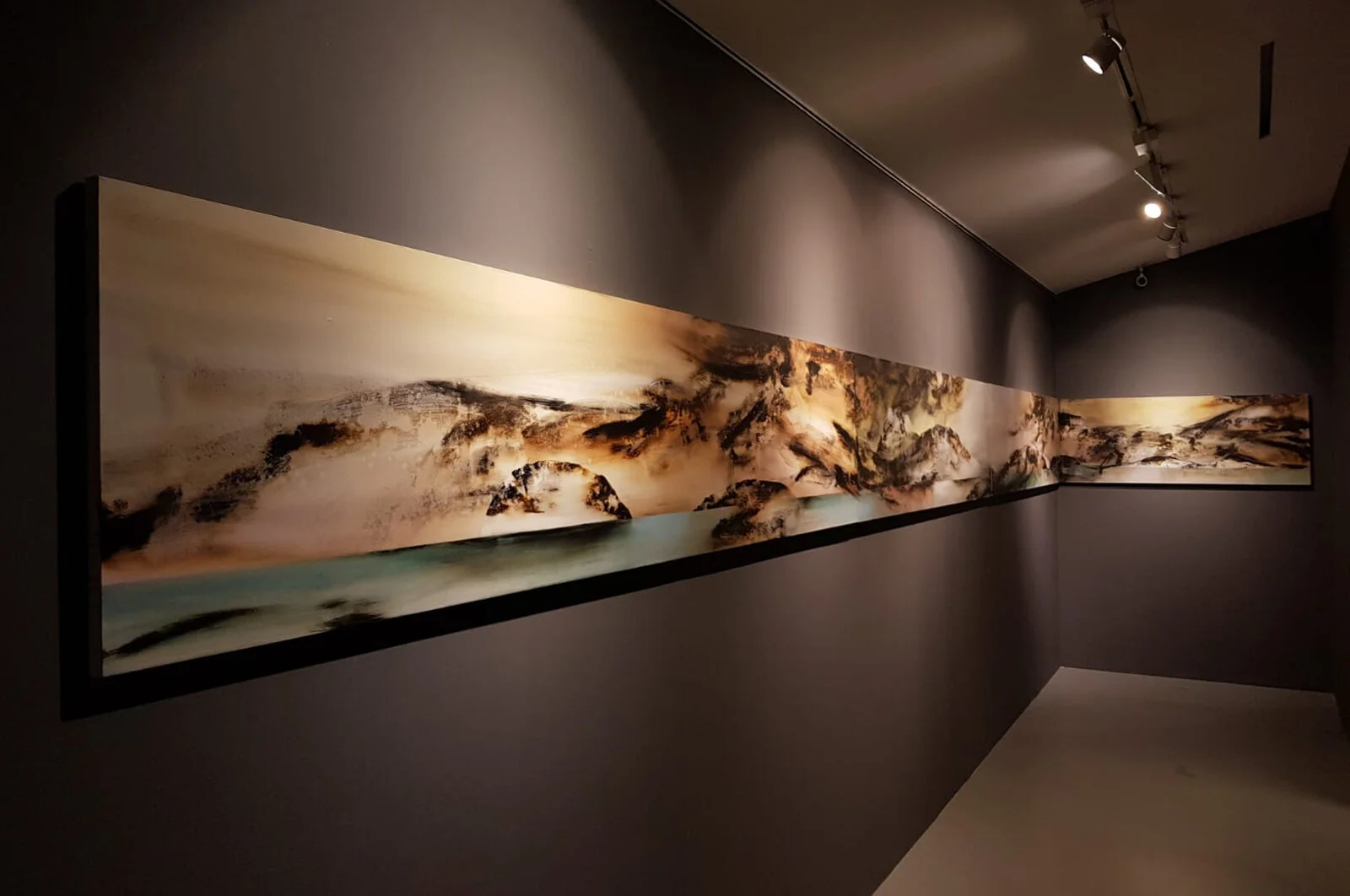 (In)visible Horizons — Wyn-Lyn Tan