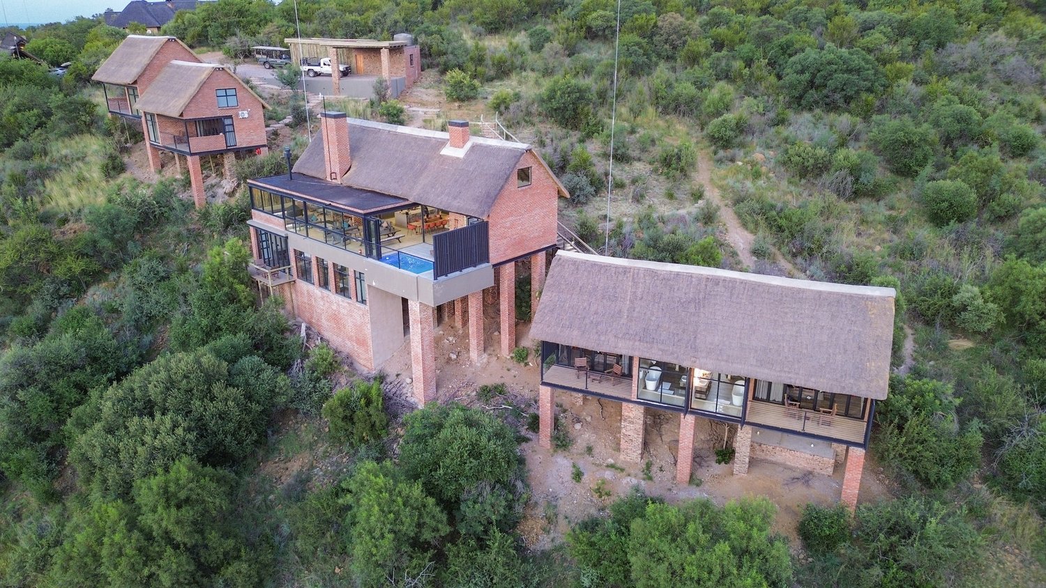 Cliffhanger Exclusive Bush Lodge — Mabalingwe properties | rentals ...
