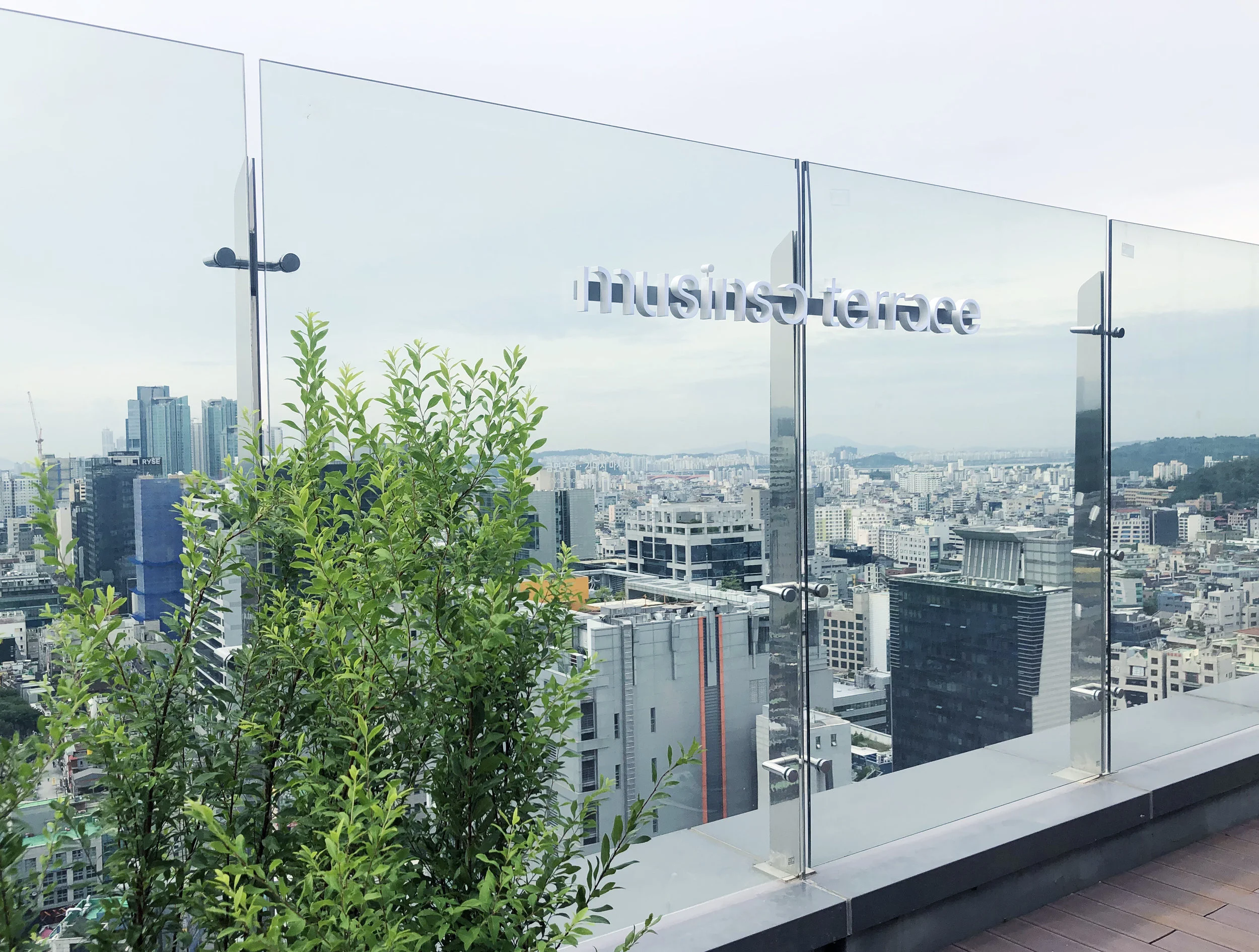 온·오프라인 복합문화 플랫폼 'MUSINSA TERRACE' 오픈 — DOOR-도어 크리에이티브