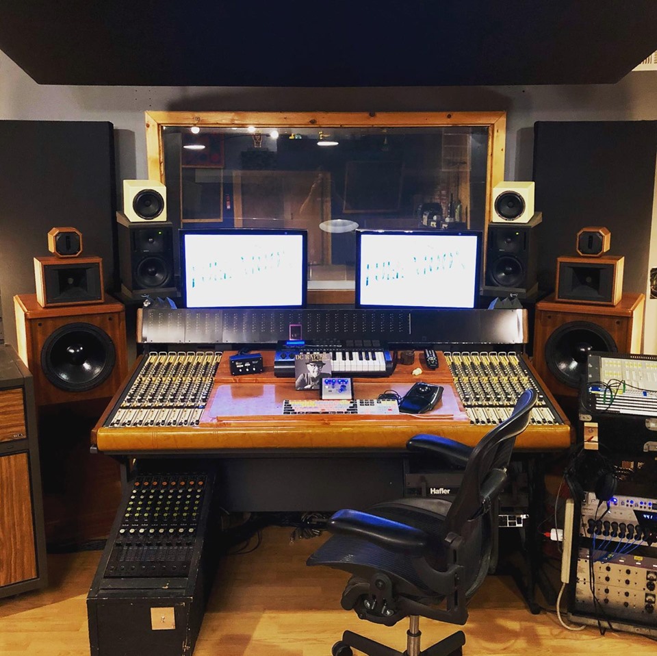 About Us — Full Moon Studio