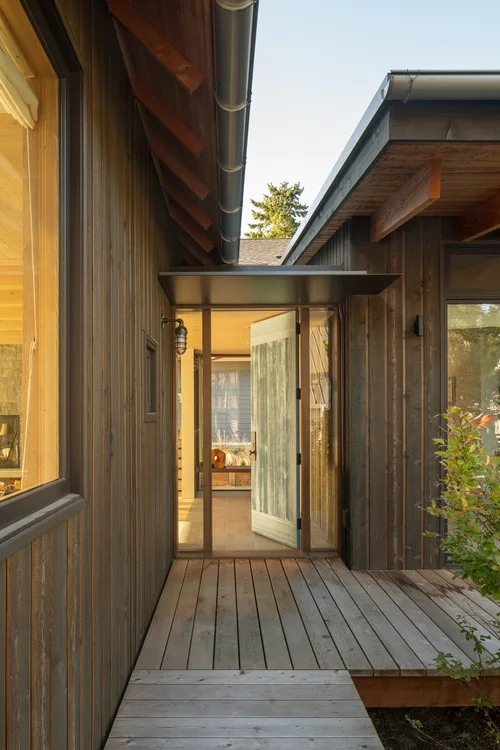 Mutiny Bay Beach Cabin — Graham Baba Architects