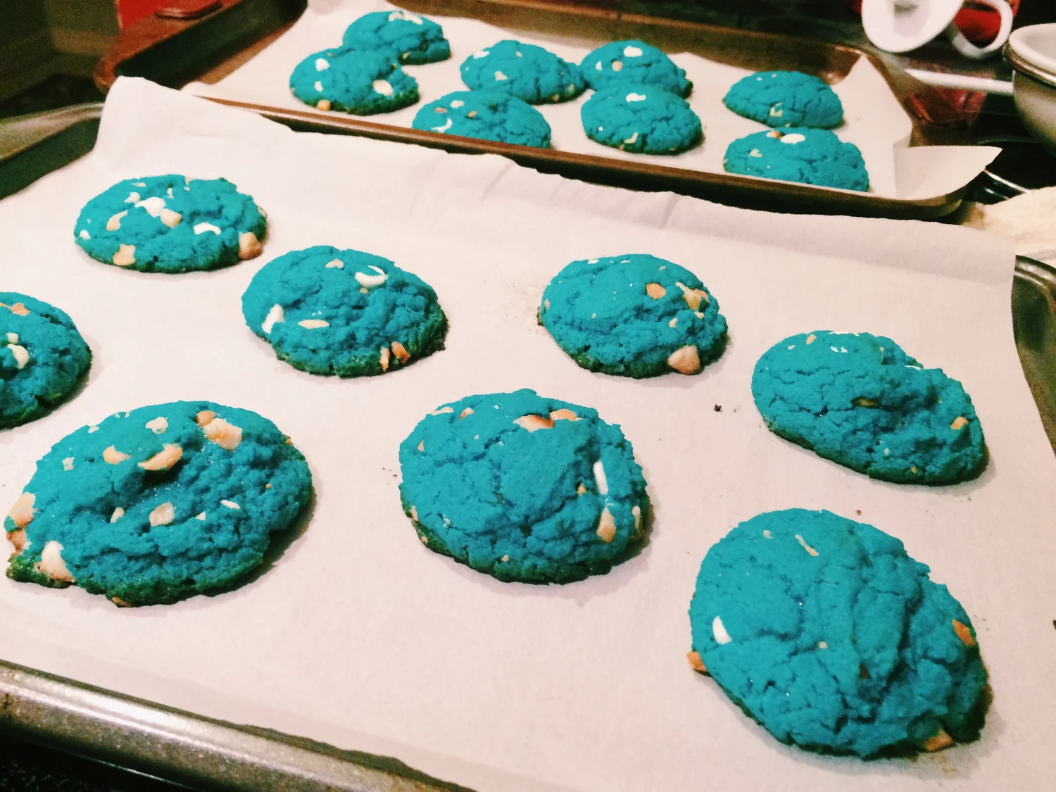 Blue & White Cake Mix Cookies (with white chocolate chips and macadamia ...