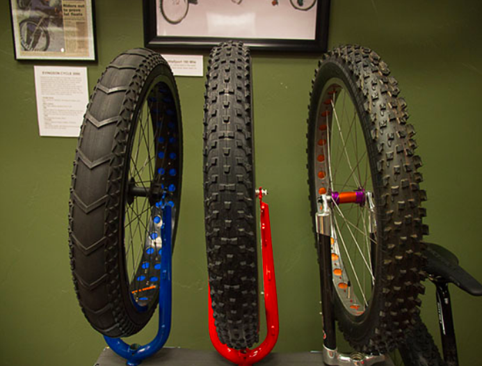 Experience the Ultimate DeLorean Time Machine - Ecto 1 C and KITT Movie ...