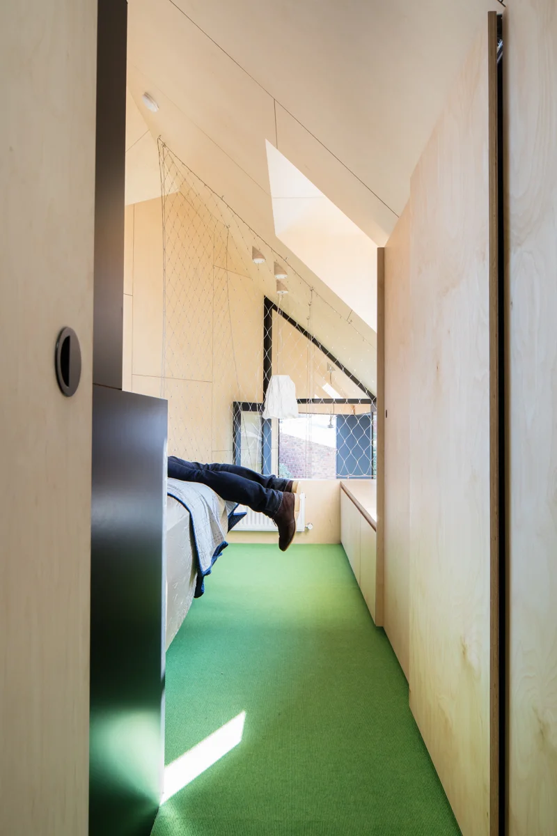 ACUTE HOUSE — OOF! architecture