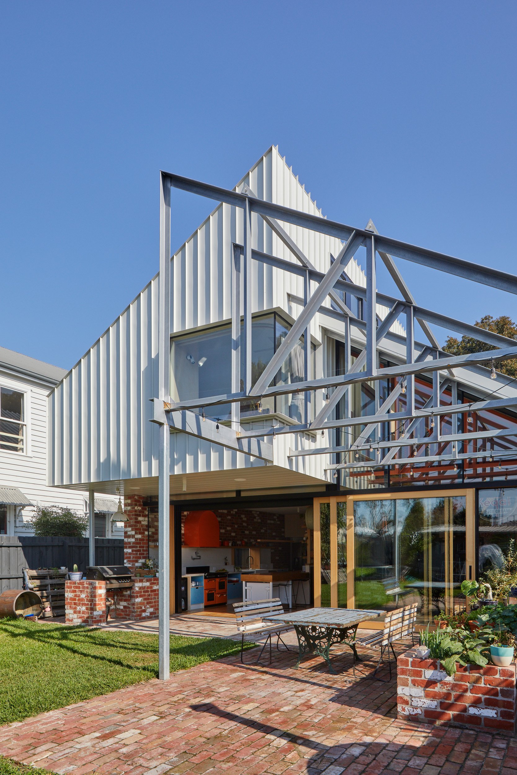 GANTRY HOUSE — OOF! architecture