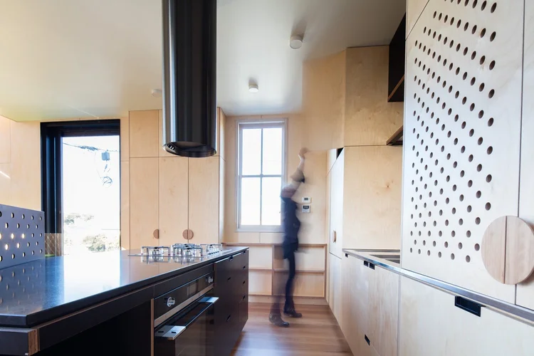 ACUTE HOUSE — OOF! architecture