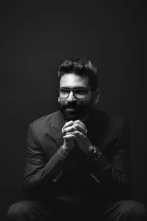 How to Create Dramatic Portraits with Creative Lighting Techniques