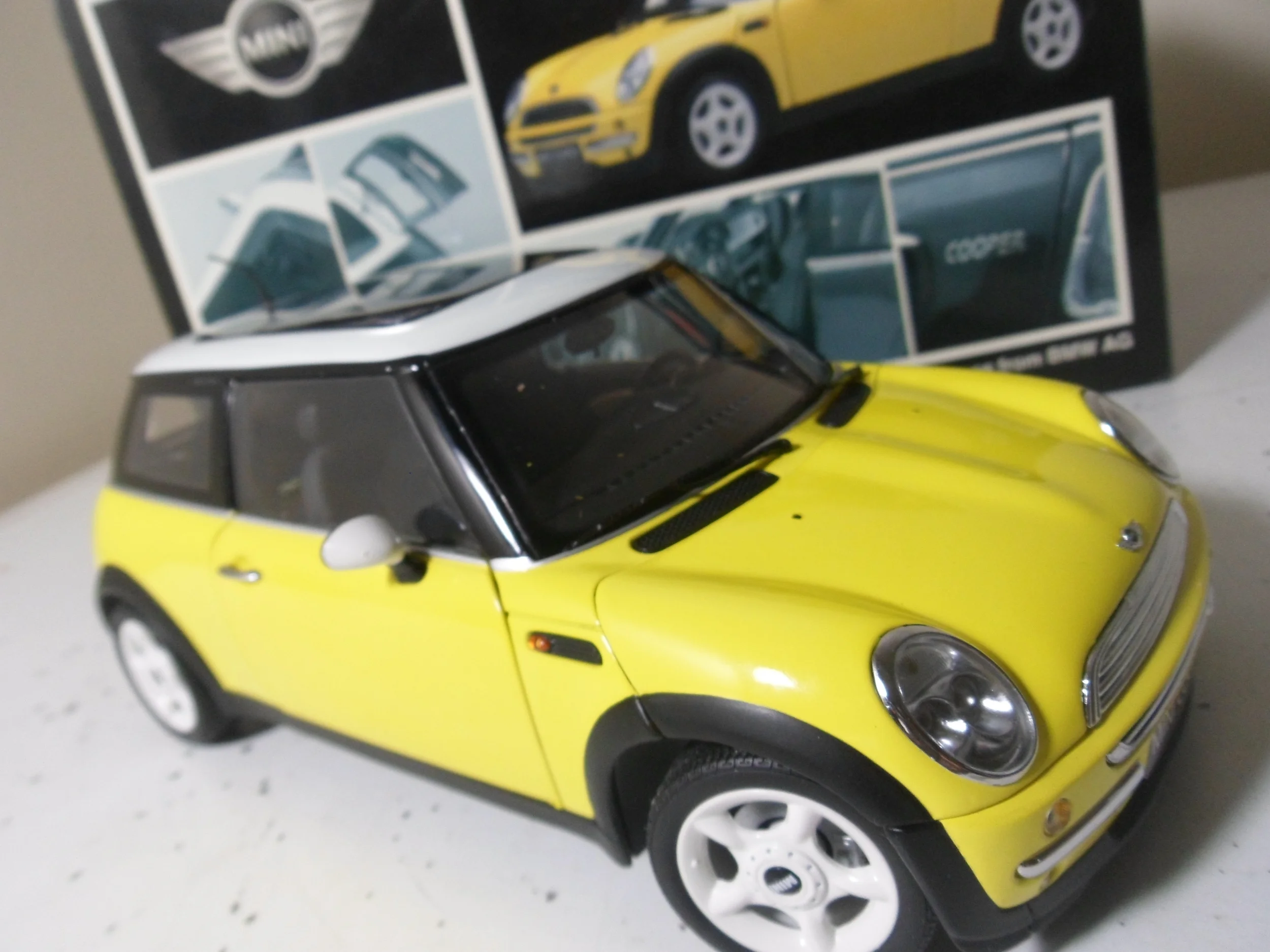 BMW mini cooper by Kyosho ,boxed 1:18 scale — CS-DIECAST-TUNING