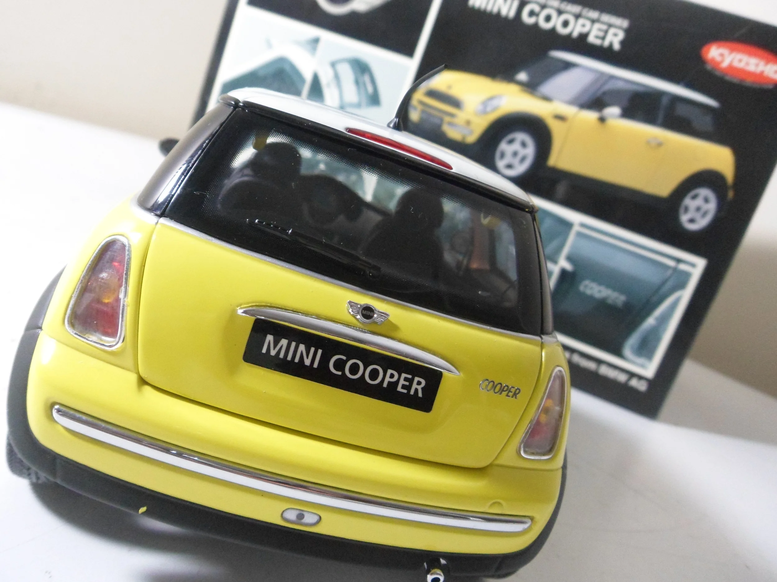 BMW mini cooper by Kyosho ,boxed 1:18 scale — CS-DIECAST-TUNING