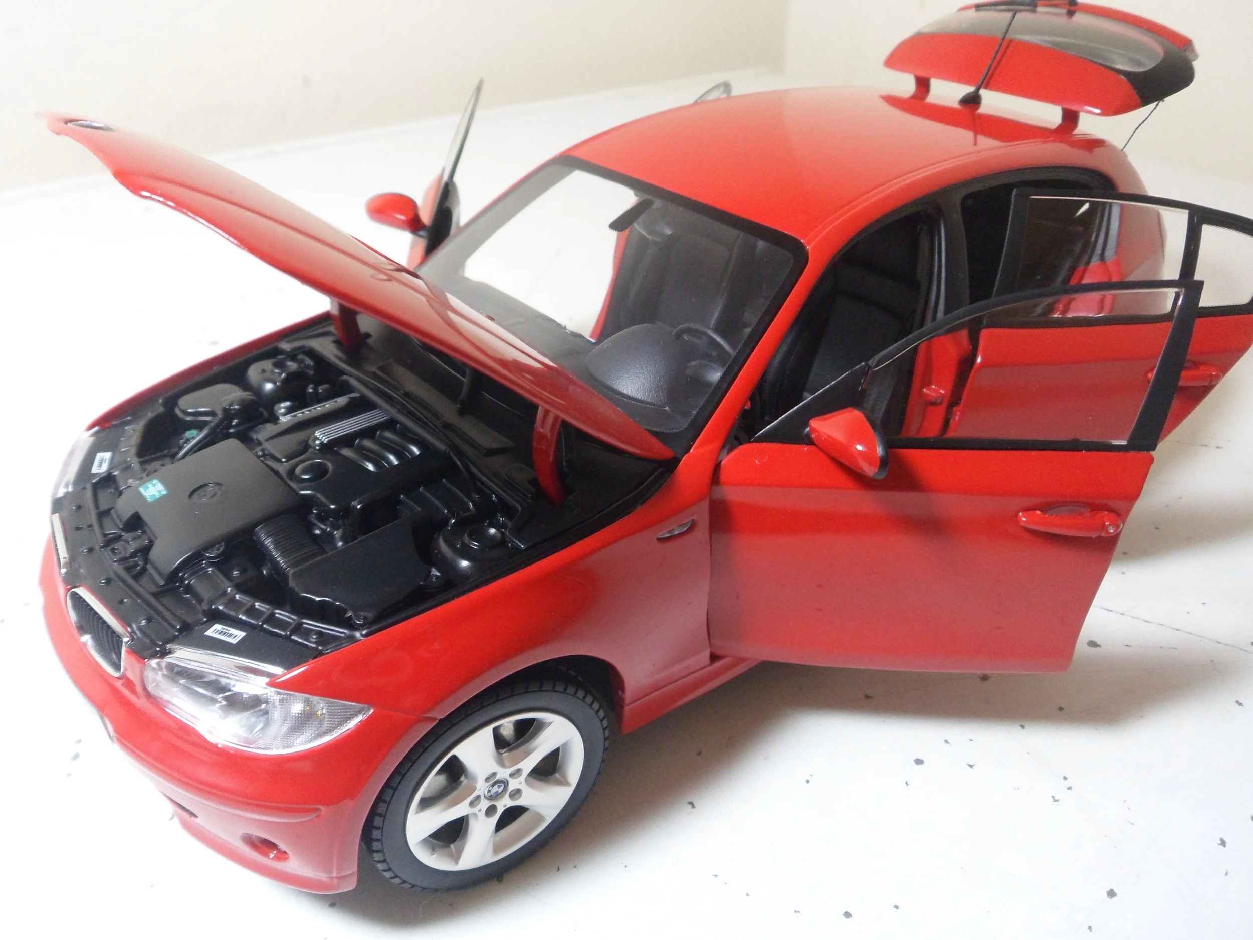 BMW 120i By Kyosho 1:18 scale boxed — CS-DIECAST-TUNING