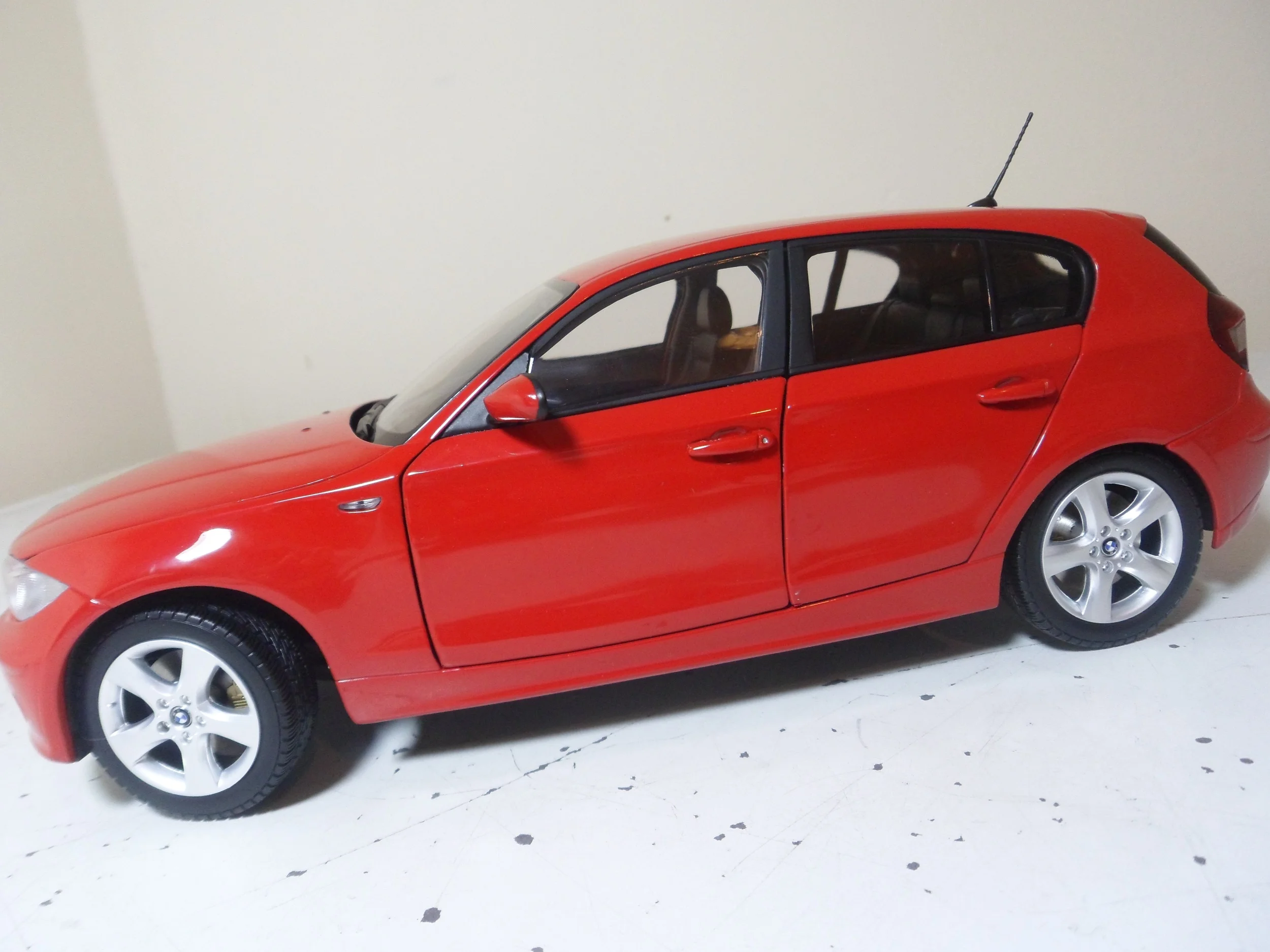 BMW 120i By Kyosho 1:18 scale boxed — CS-DIECAST-TUNING