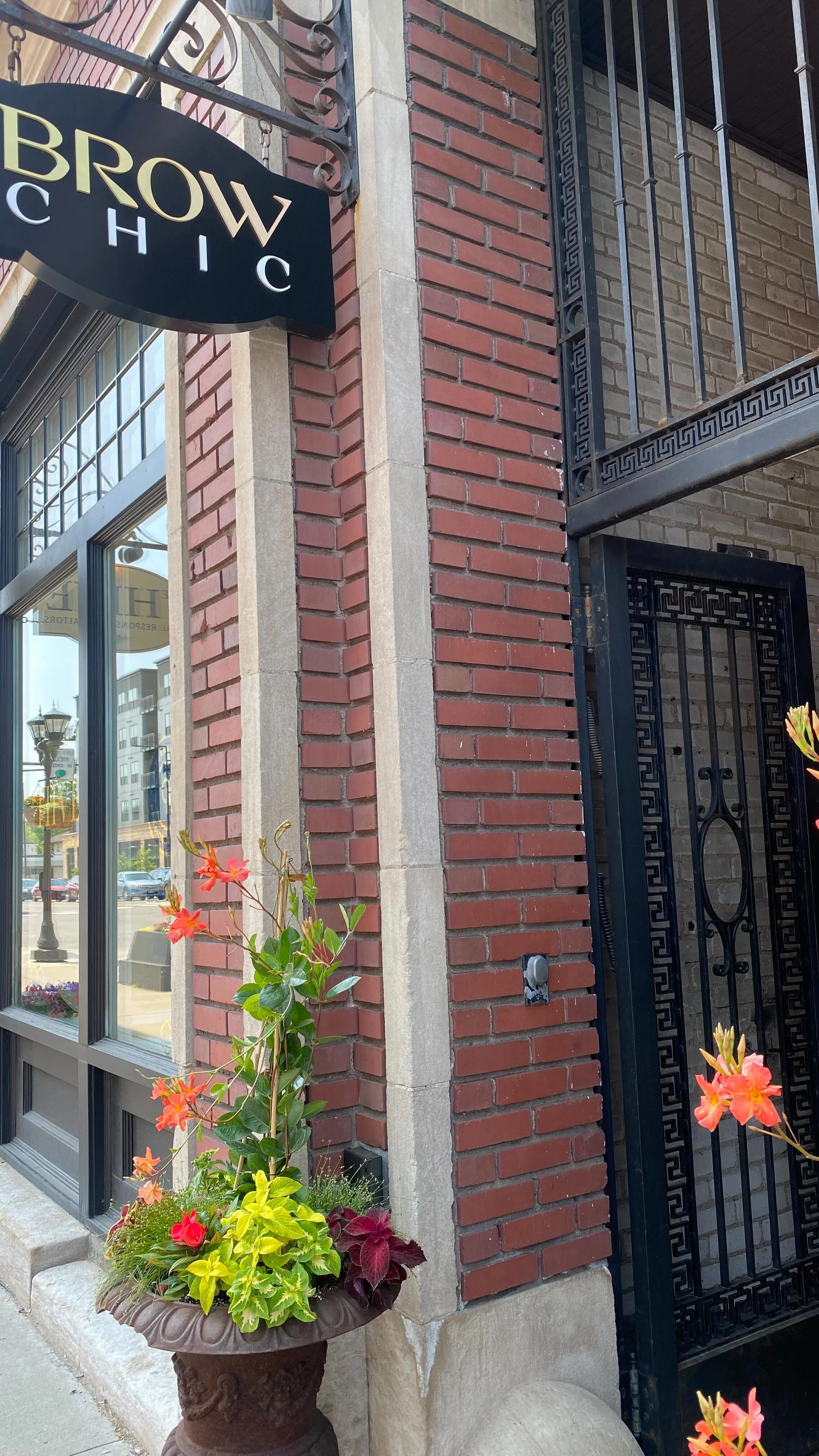 Brow Chic - Brow & Lash Studio