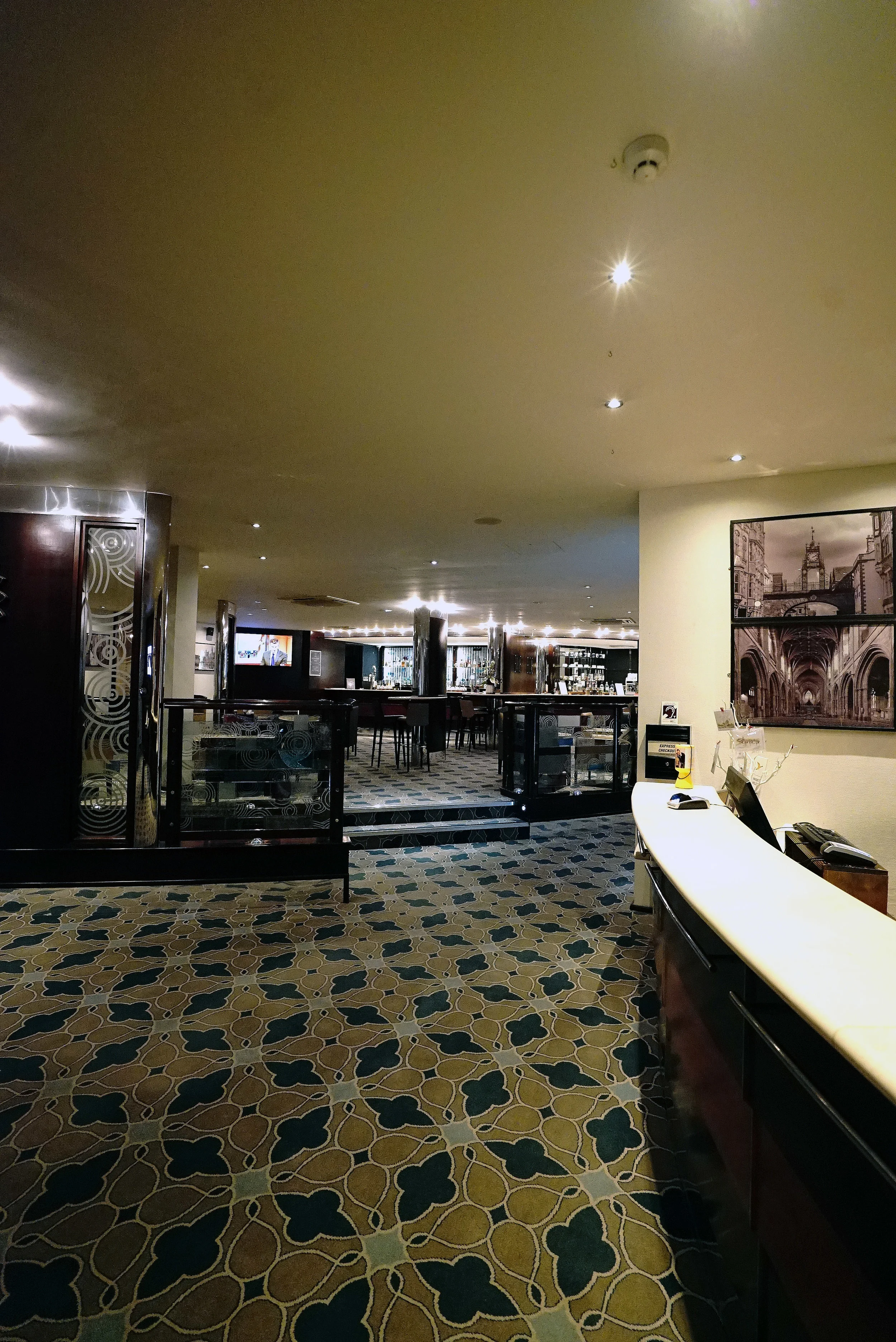 Mercure Chester Abbots Hotel Review | Down-to-Earth & Contemporary ...