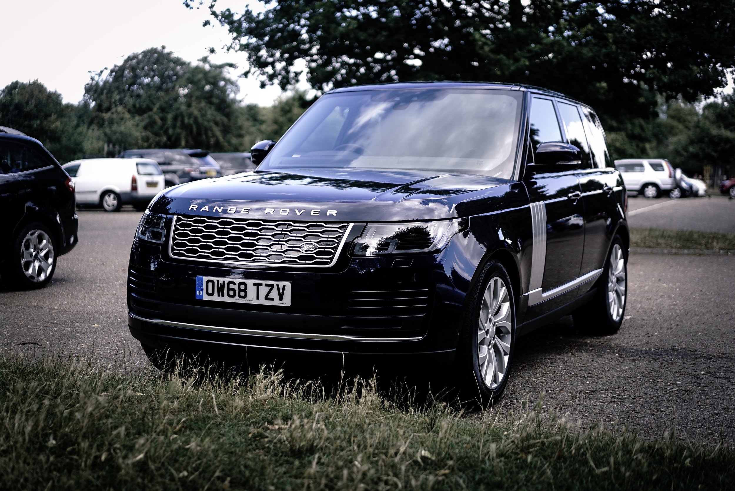 Range Rover Vogue SE P400e | The Electric Range Rover Reviewed — MEN'S ...