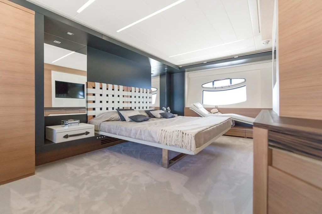 White Metallic Pershing 92 - For Sale - South Florida — Chris Coughlin ...