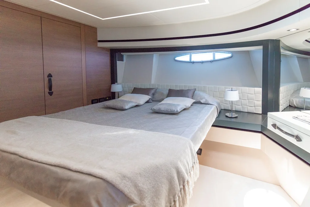 White Metallic Pershing 92 - For Sale - South Florida — Chris Coughlin ...