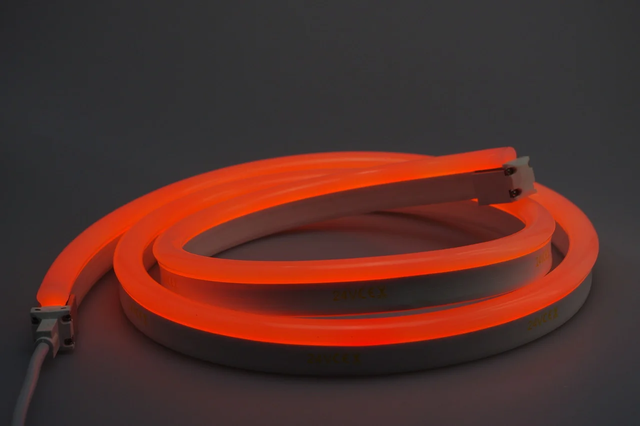 LED Curve Coloured Tube Side View 270̊ — ALMA