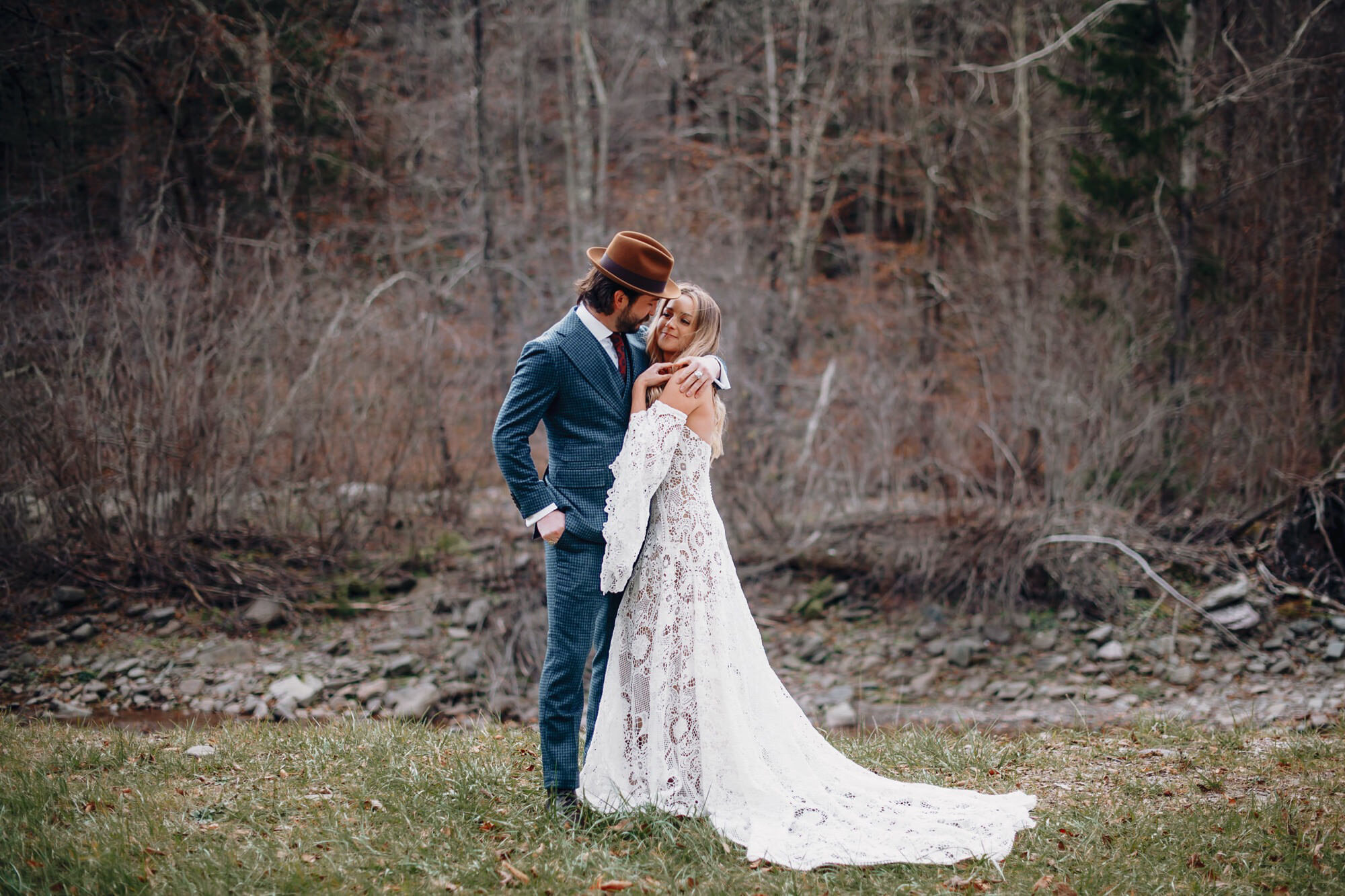 Full Moon Resort Wedding Photos - Autumn, Boho, Catskills - Hudson ...