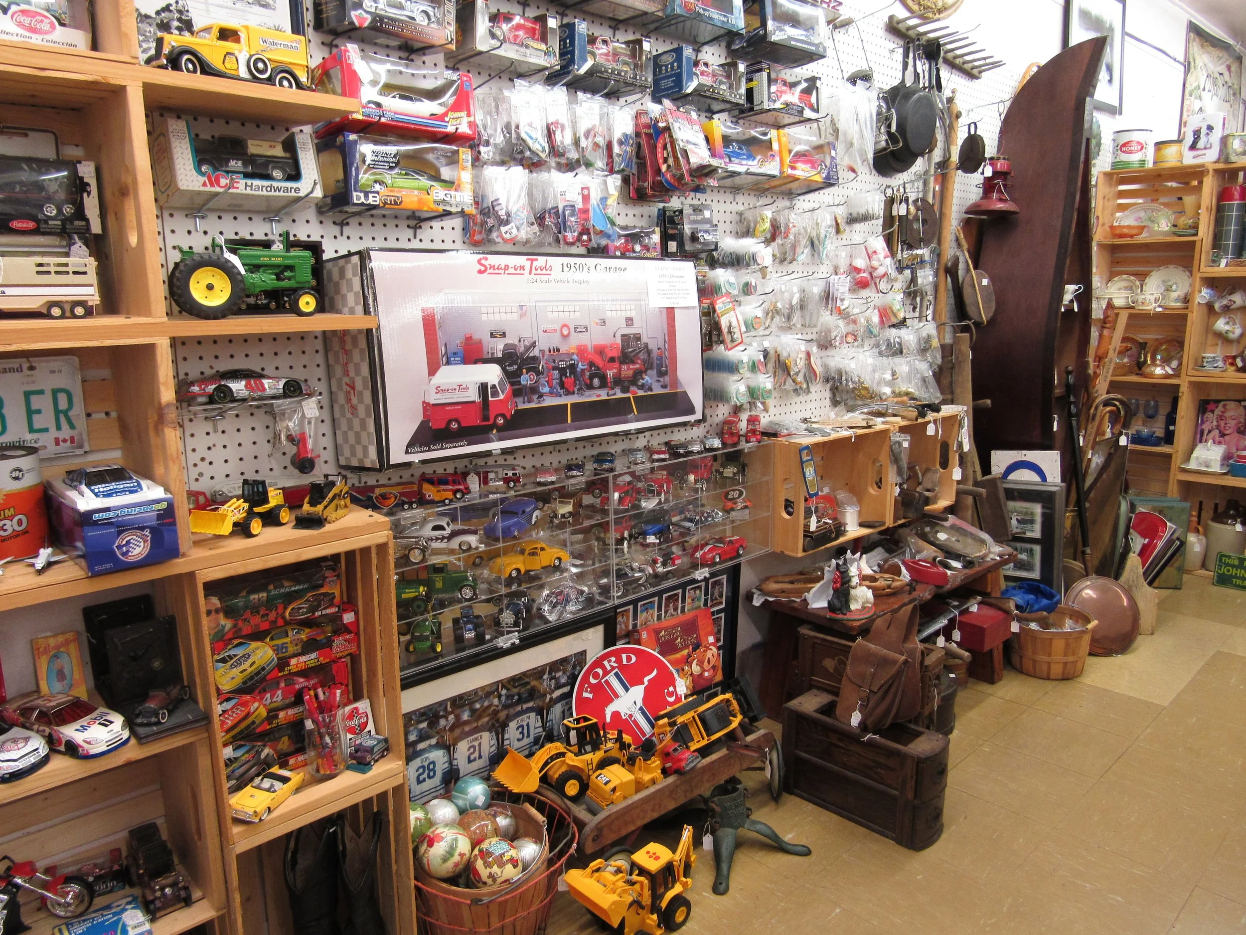Collins Bay Flea Market