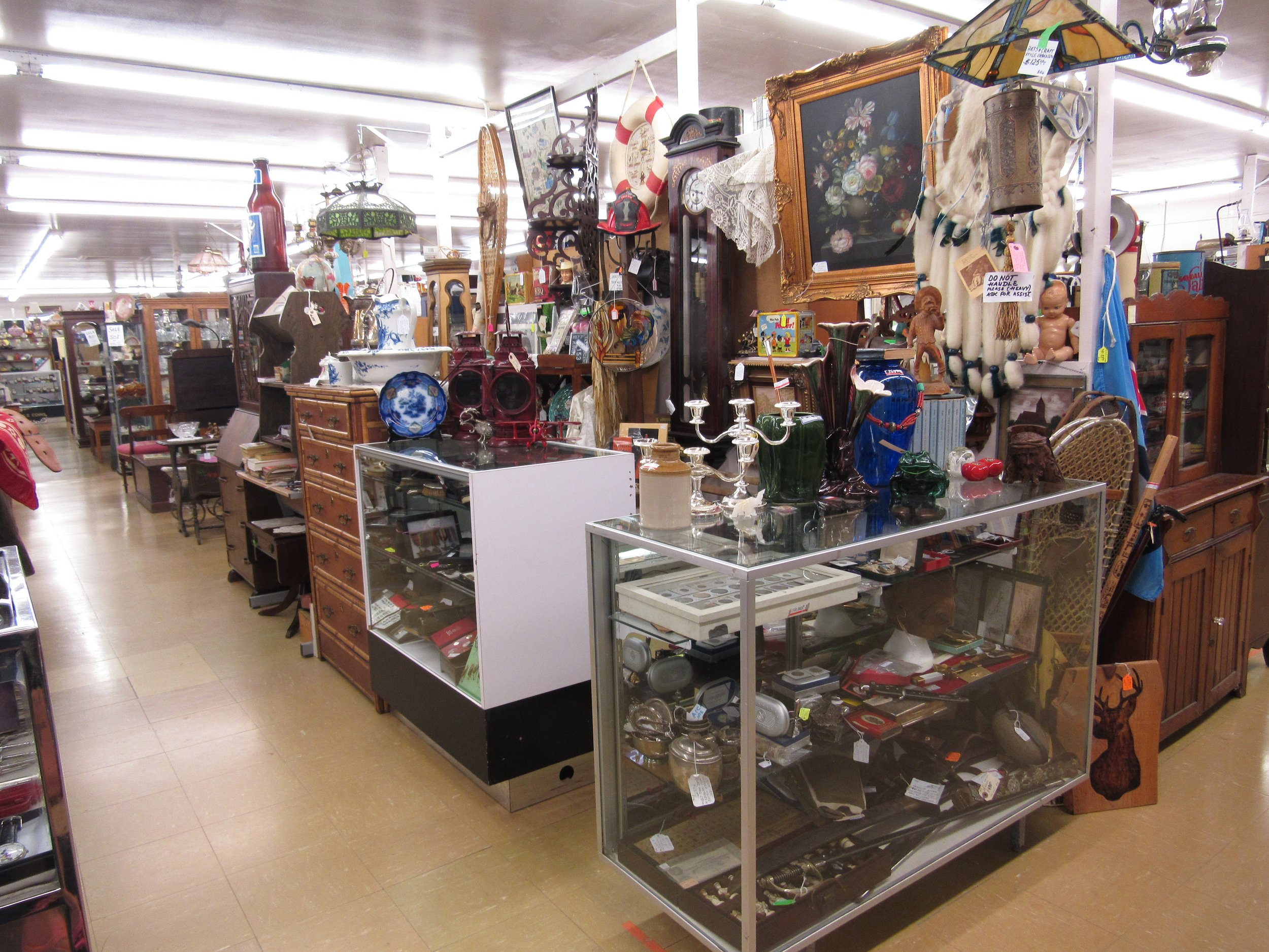 Collins Bay Flea Market