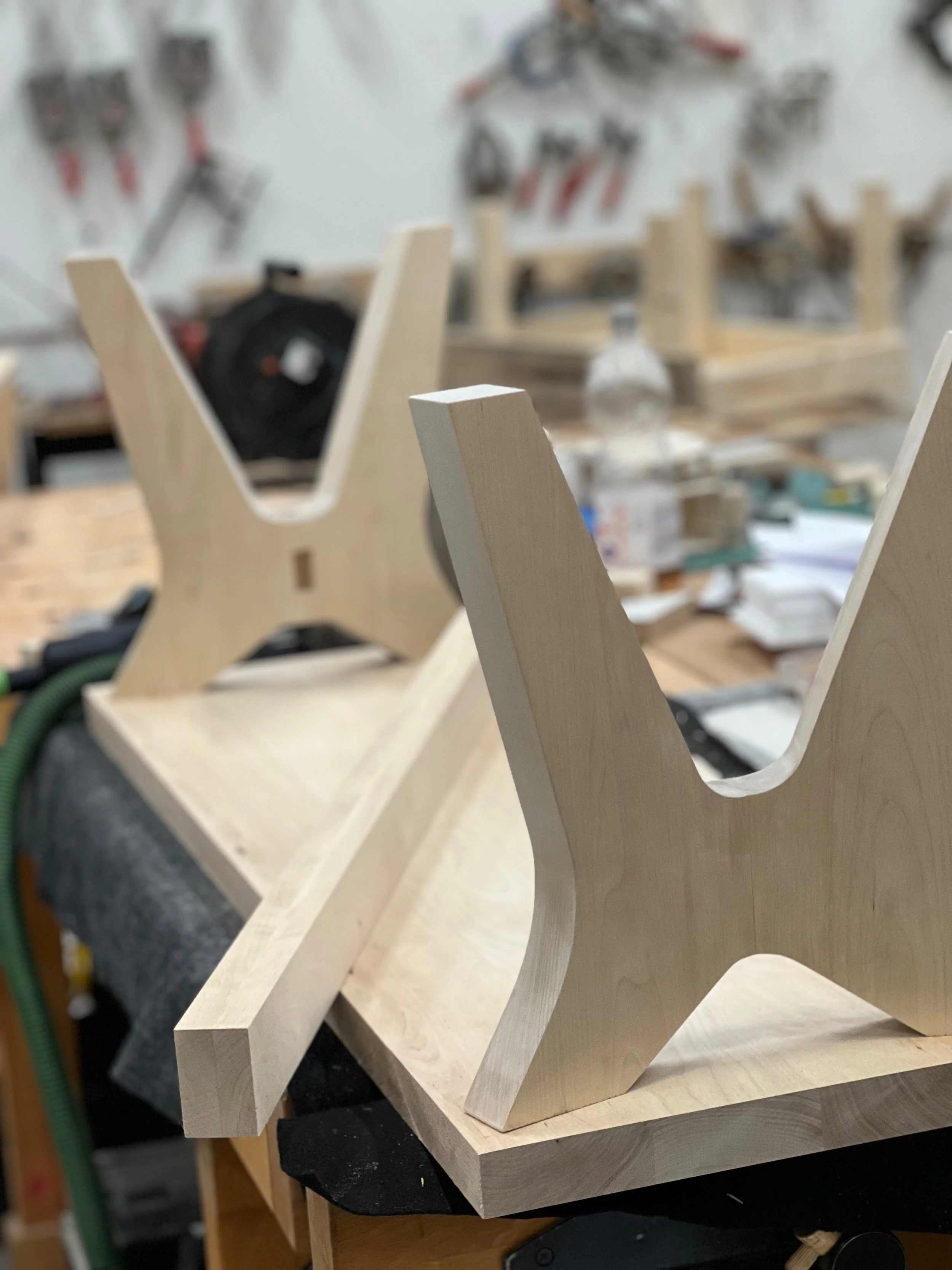 BOOMERANG BENCH — Dg