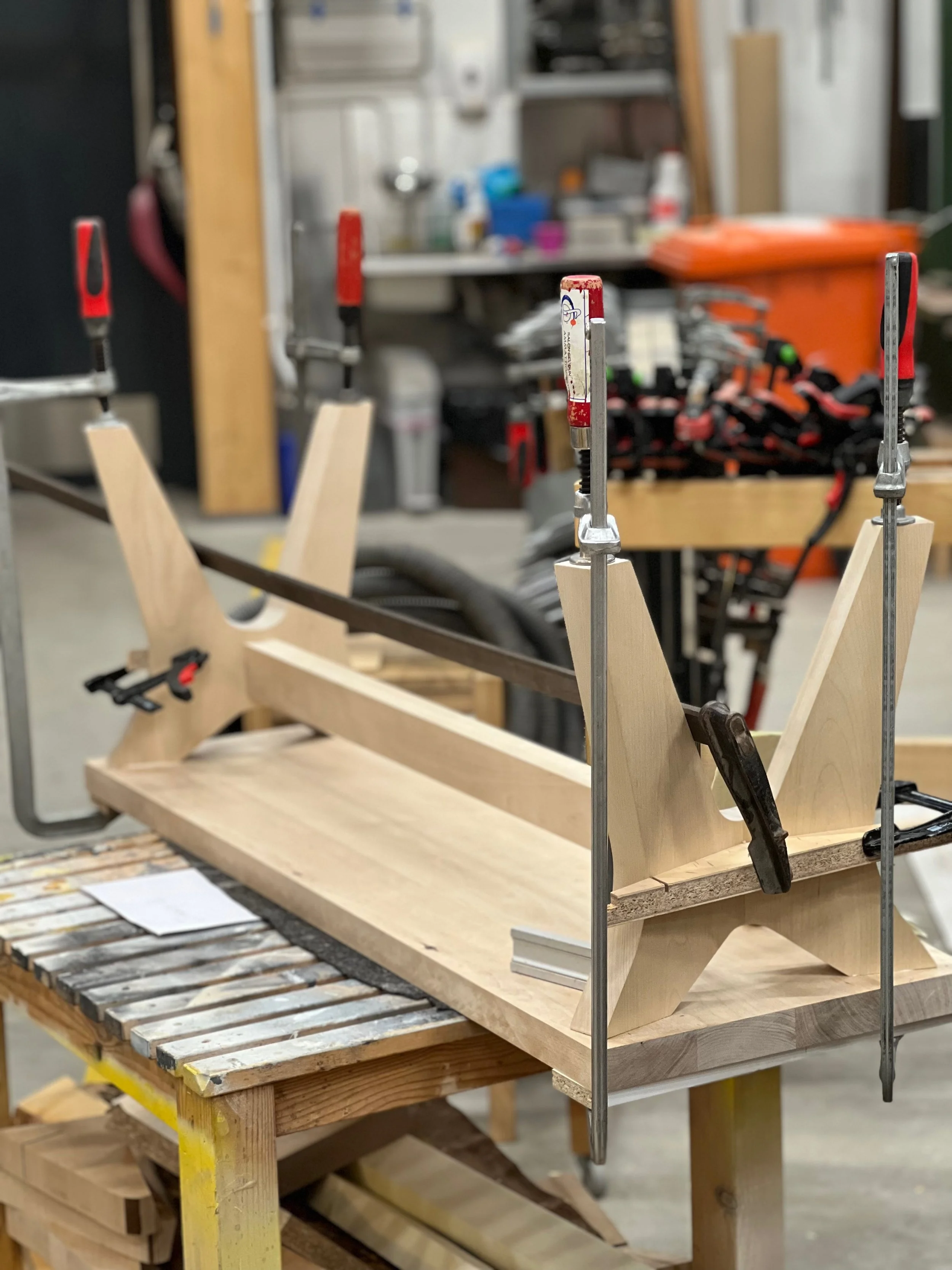 BOOMERANG BENCH — Dg