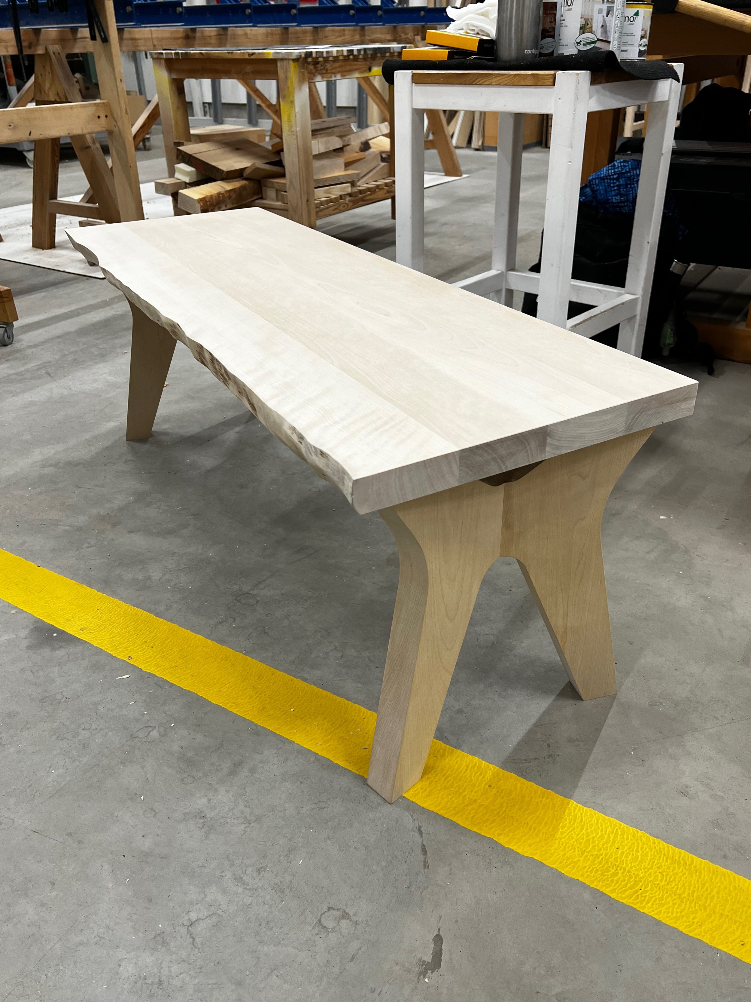 BOOMERANG BENCH — Dg