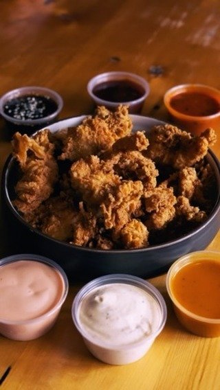 Chomp Kitchen and Drinks | Burgers, Sandwiches, Beer