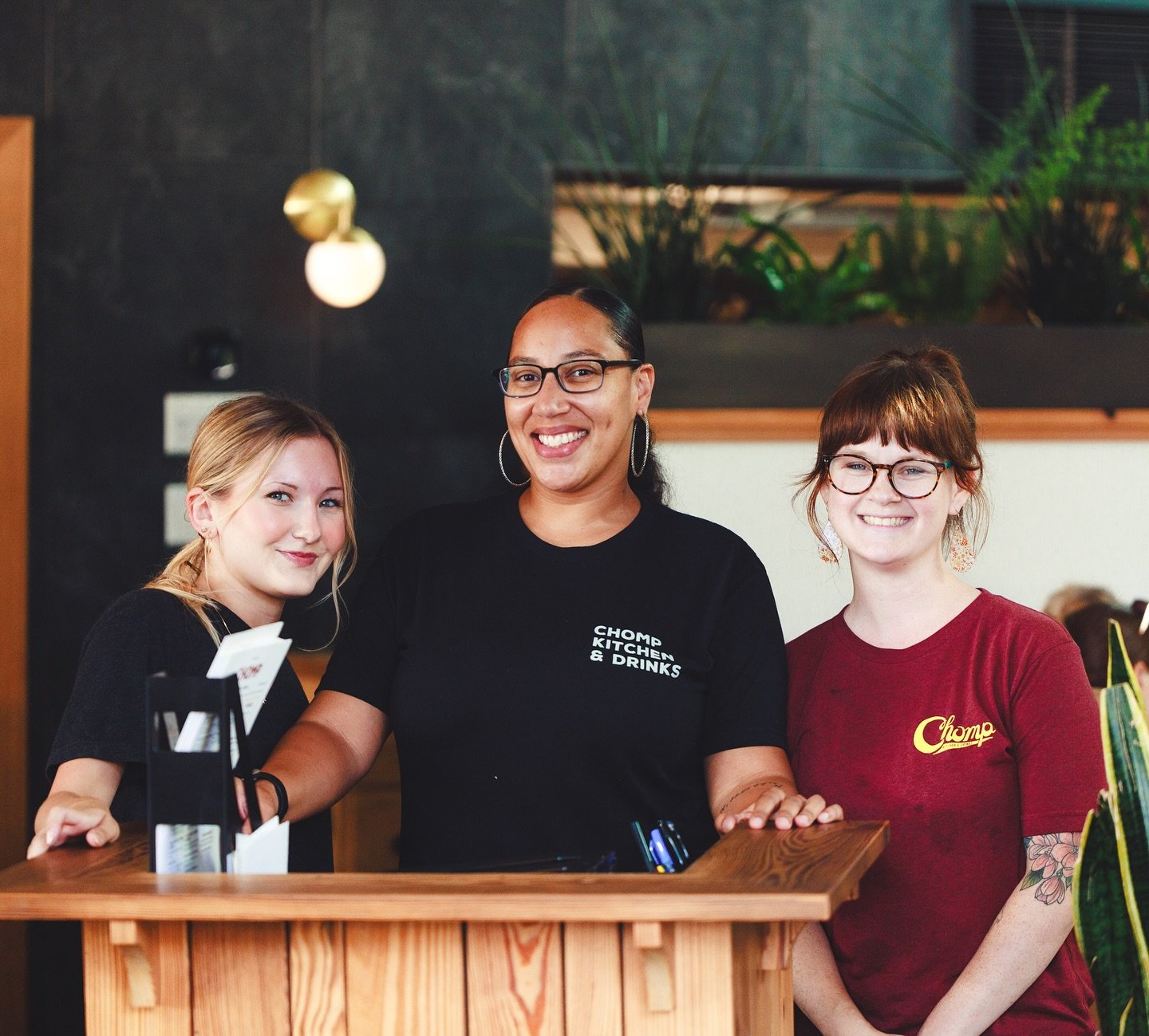 Chomp Kitchen and Drinks | Burgers, Sandwiches, Beer