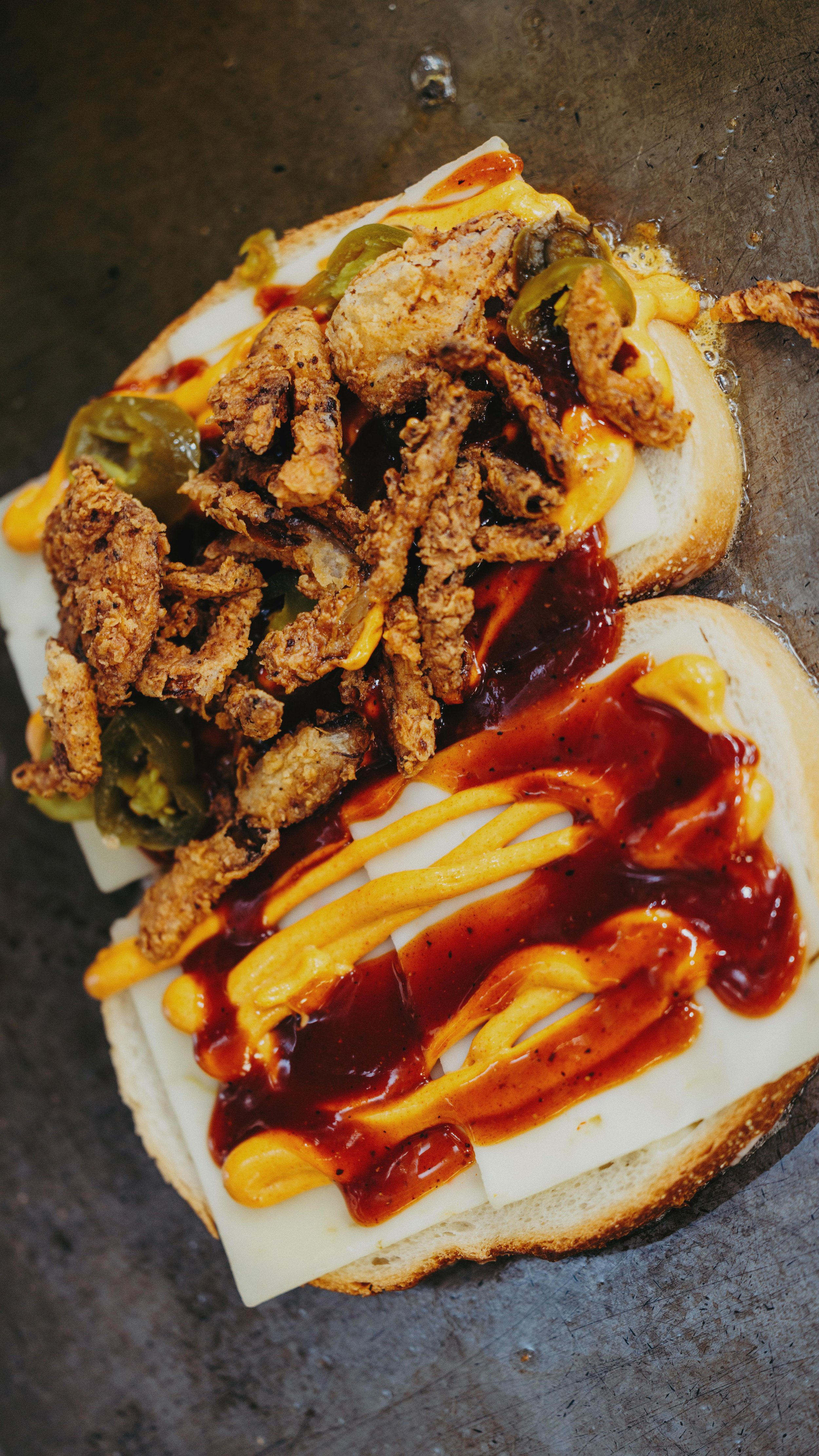 Chomp Kitchen and Drinks | Burgers, Sandwiches, Beer