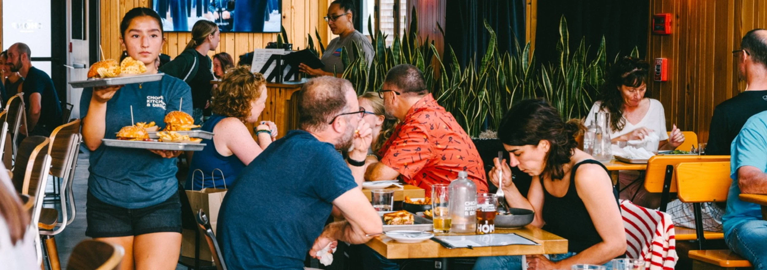 Chomp Kitchen and Drinks | Burgers, Sandwiches, Beer