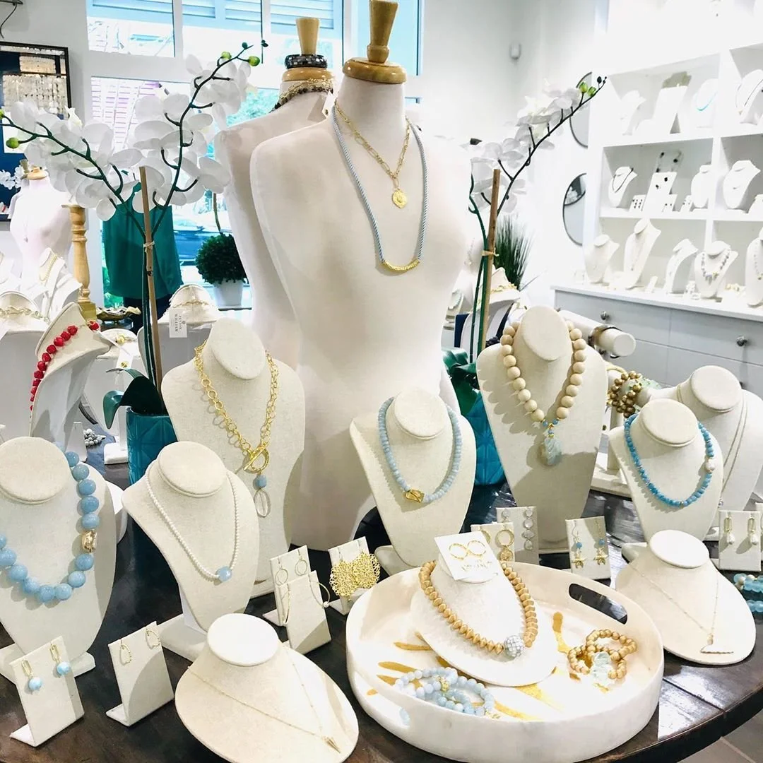 Unique Jewelry Store Displays