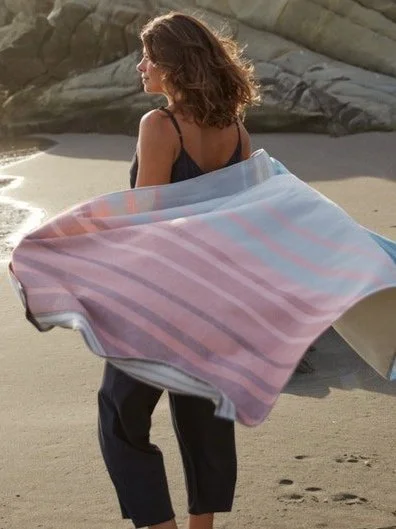 10 Sustainable Beach Essentials For Eco-Friendly Fun Under the Sun ...