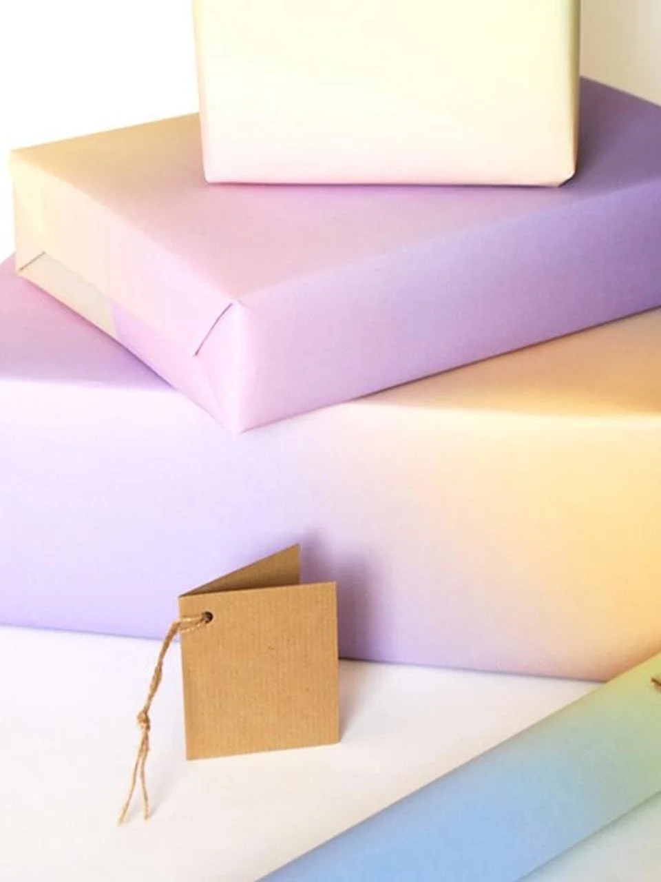 9 Places to Buy Sustainable Gift Wrap for the Holidays (2024 ...