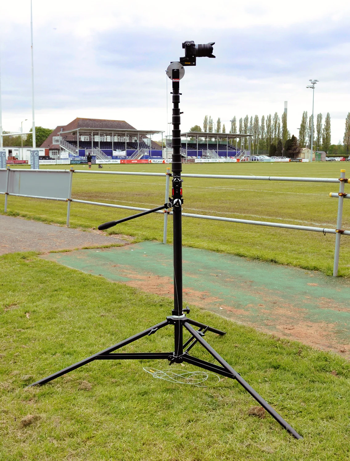 Hague AMP4 Highshot Camera Mast With Manual Pan & Tilt Plus Padded Bag ...