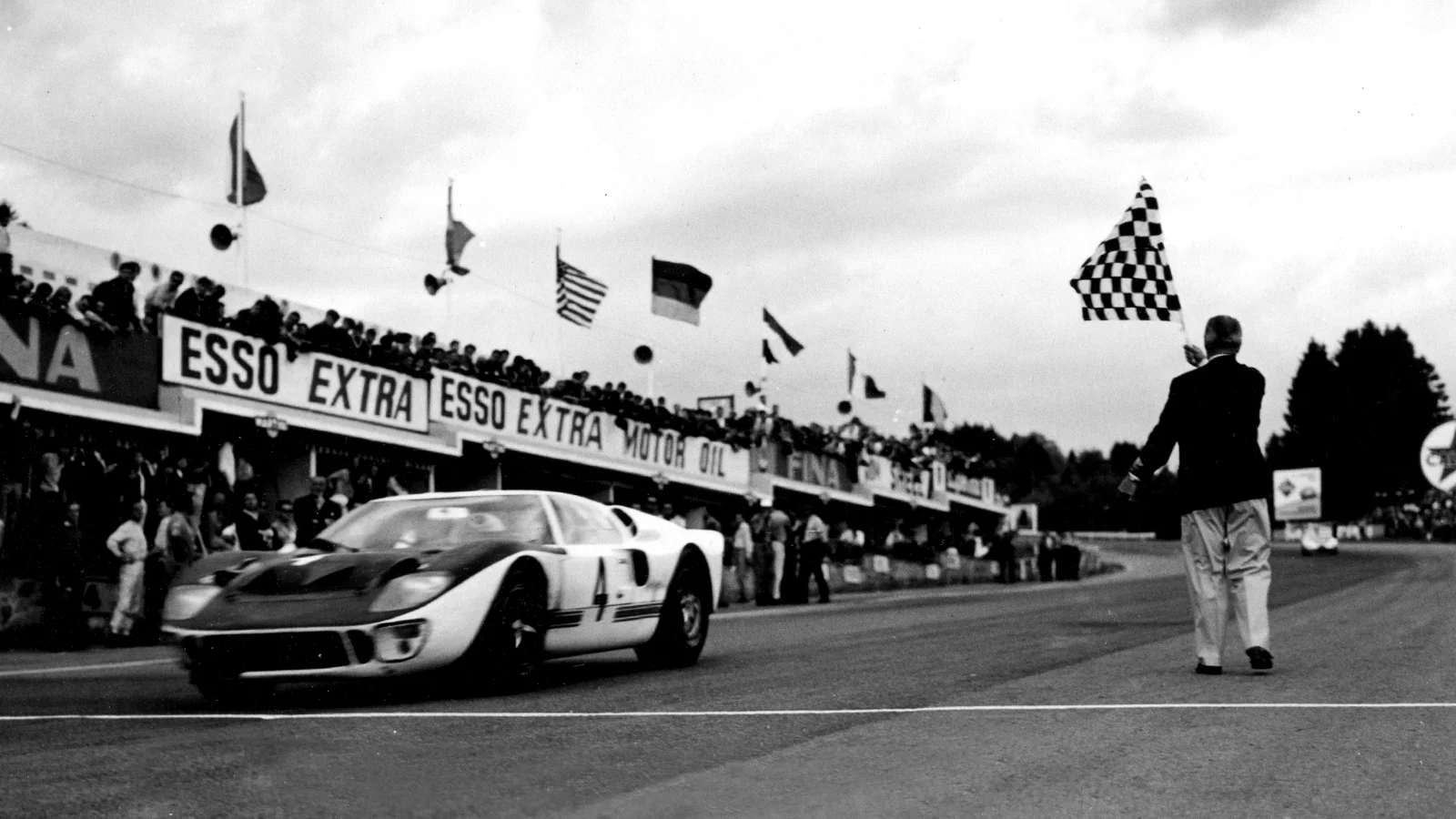 Ford GT40 — Alan Mann Racing