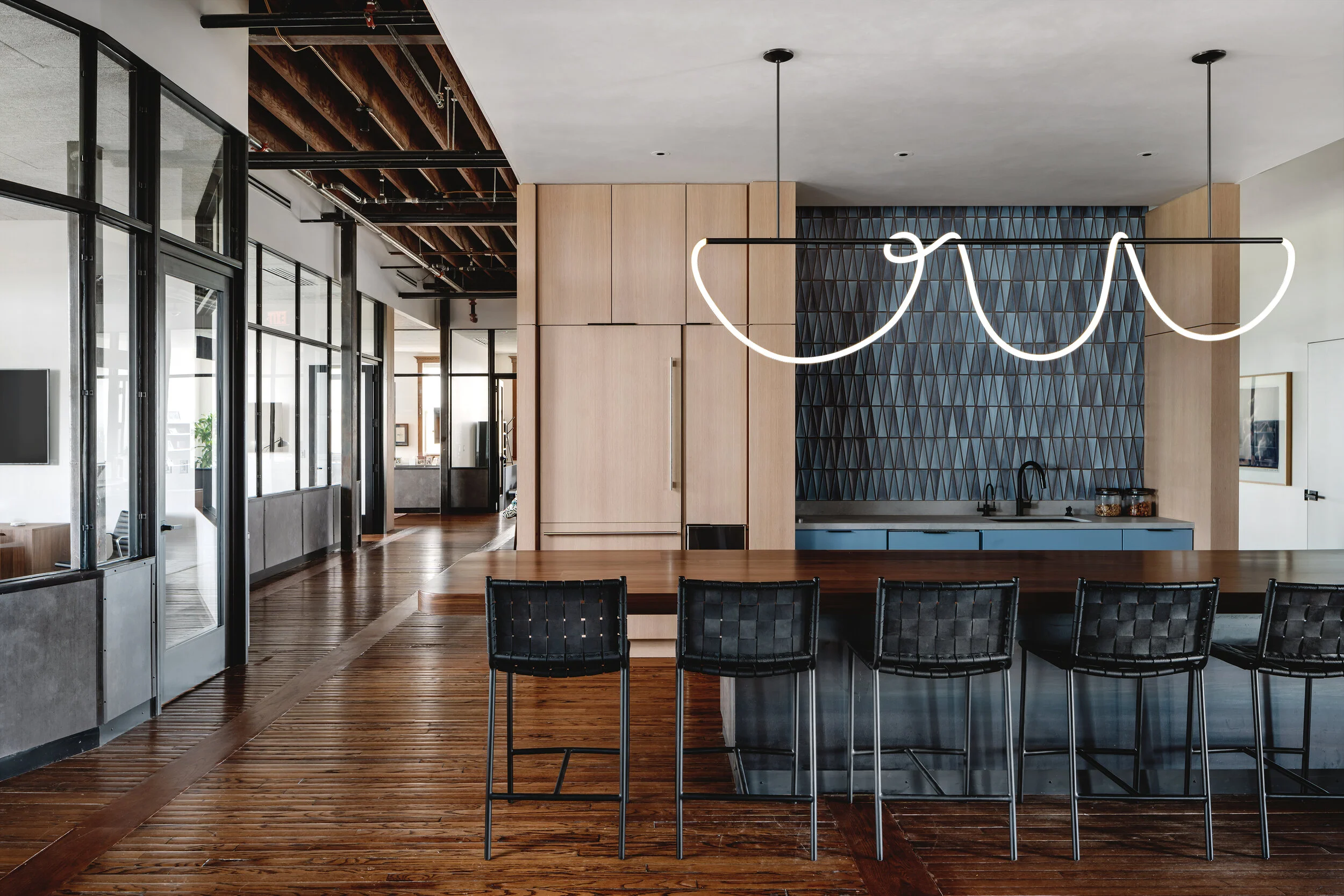 LUKE LAMP CO | CHANDELIERS