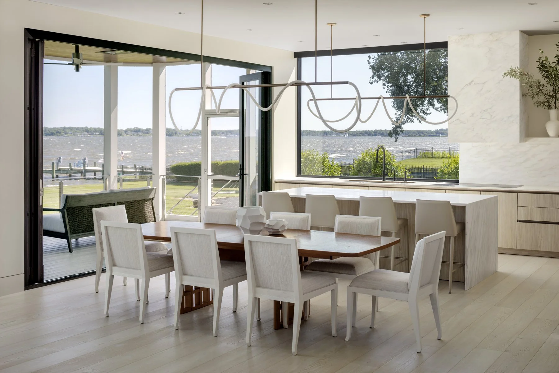 LUKE LAMP CO | CHANDELIERS