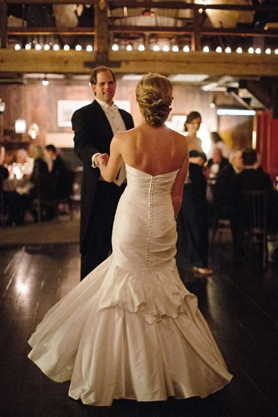 Basics of Bustling: Styles and How-to's — NK Bride