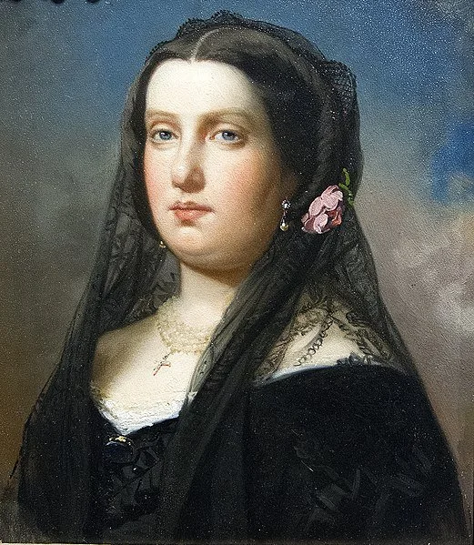 Mantilla: The Spanish Veil — NK Bride