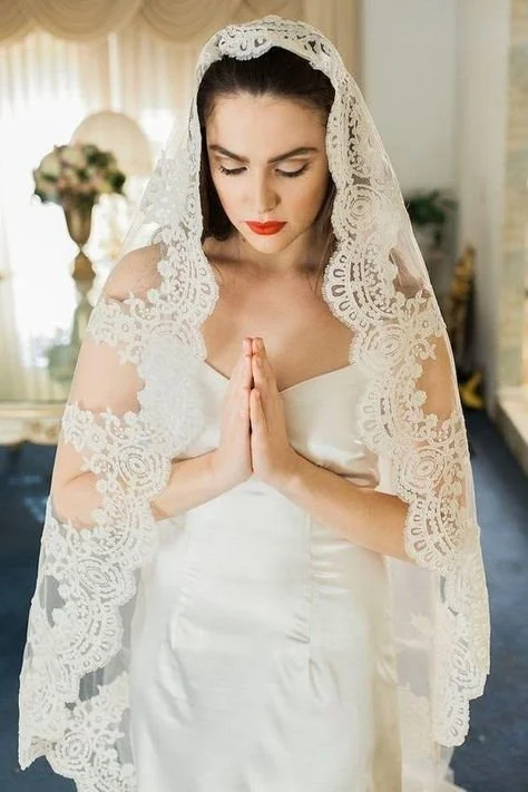 Mantilla: The Spanish Veil — NK Bride
