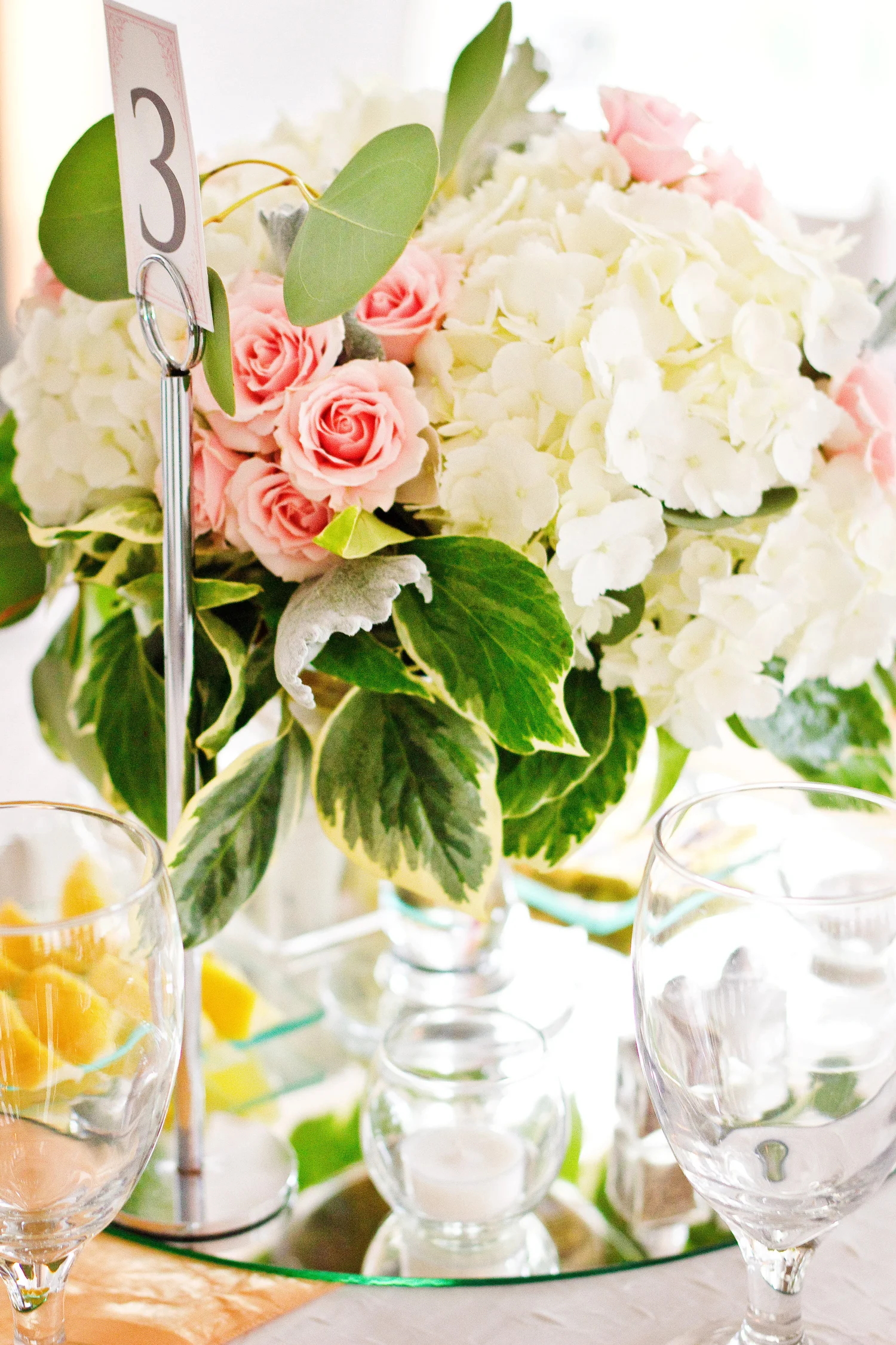 Five Steps to the Perfect Floral Centerpieces — Riverwood Mansion